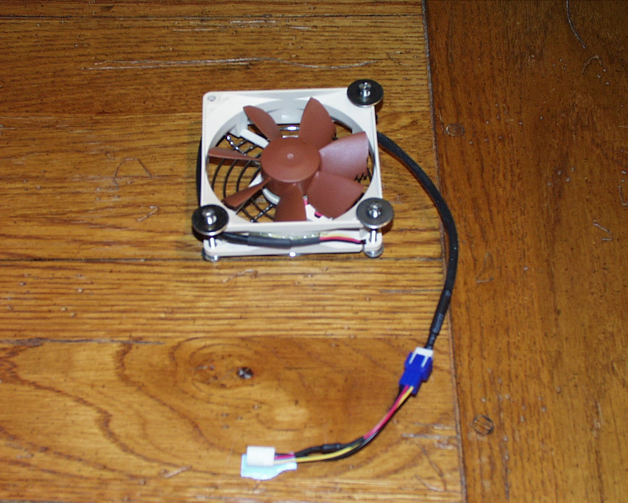 Ghetto Mod: xw6400 xw6600 front case fans - HP Support Community - 5075261