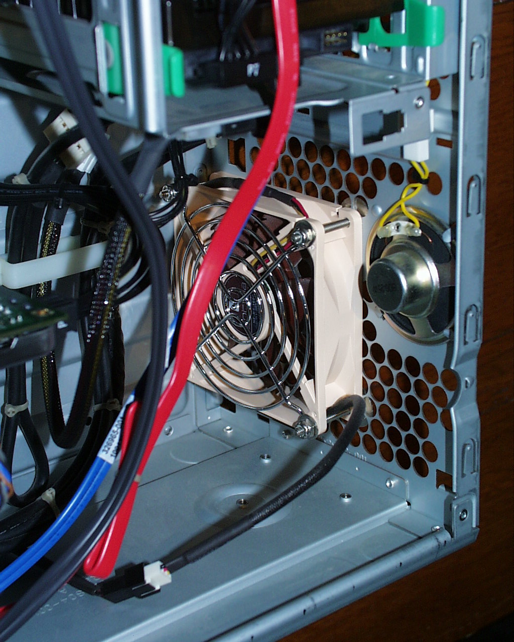 Ghetto Mod: xw6400 xw6600 front case fans - HP Support Community - 5075261