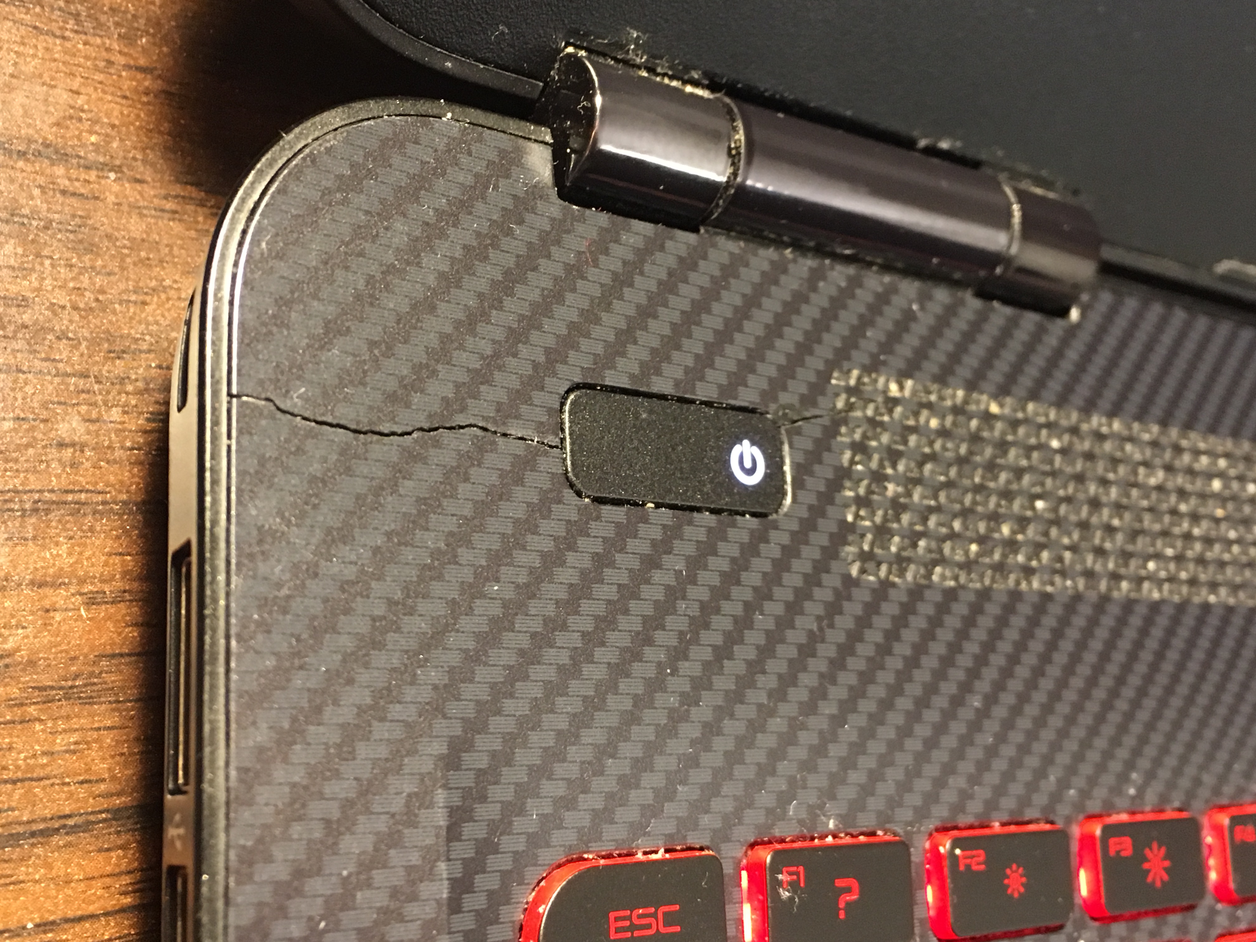 HP Omen 15: crack on top left plate - HP Support Community - 6979596