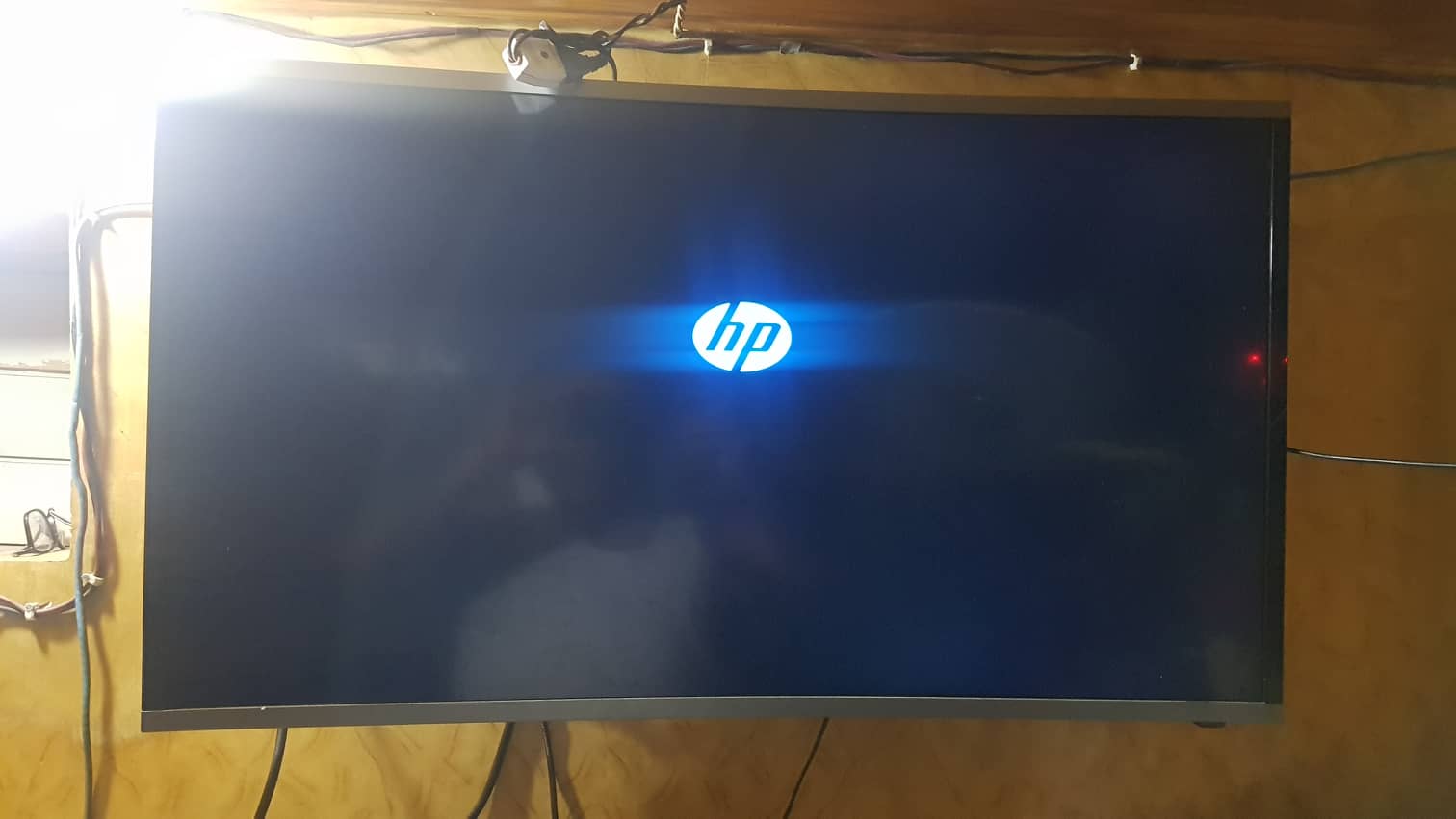 System hanging on HP logo at startup - HP Support Community - 7129630