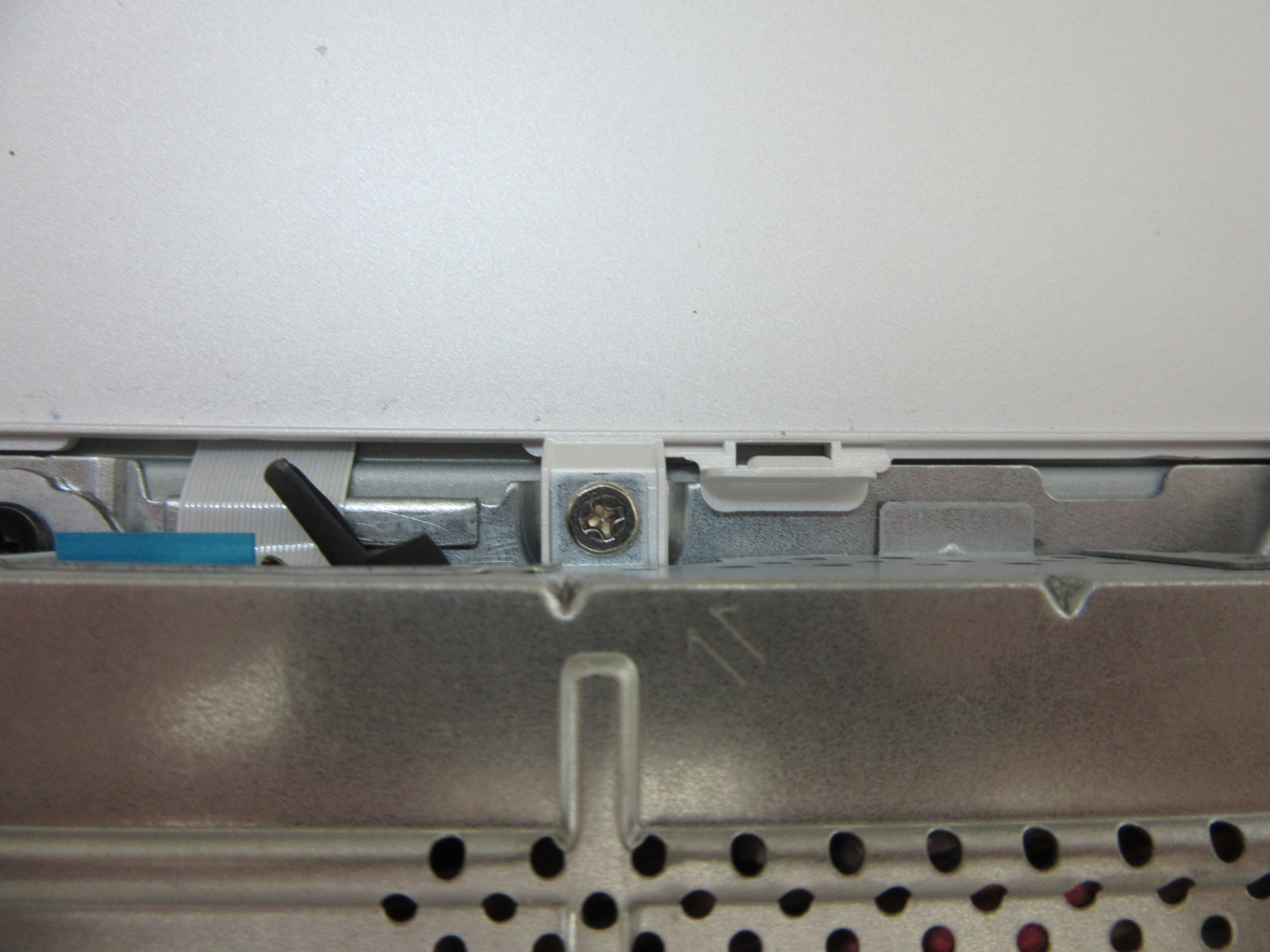 how to open back of HP Pavilion all in one 24-x024 computer ... - HP ...