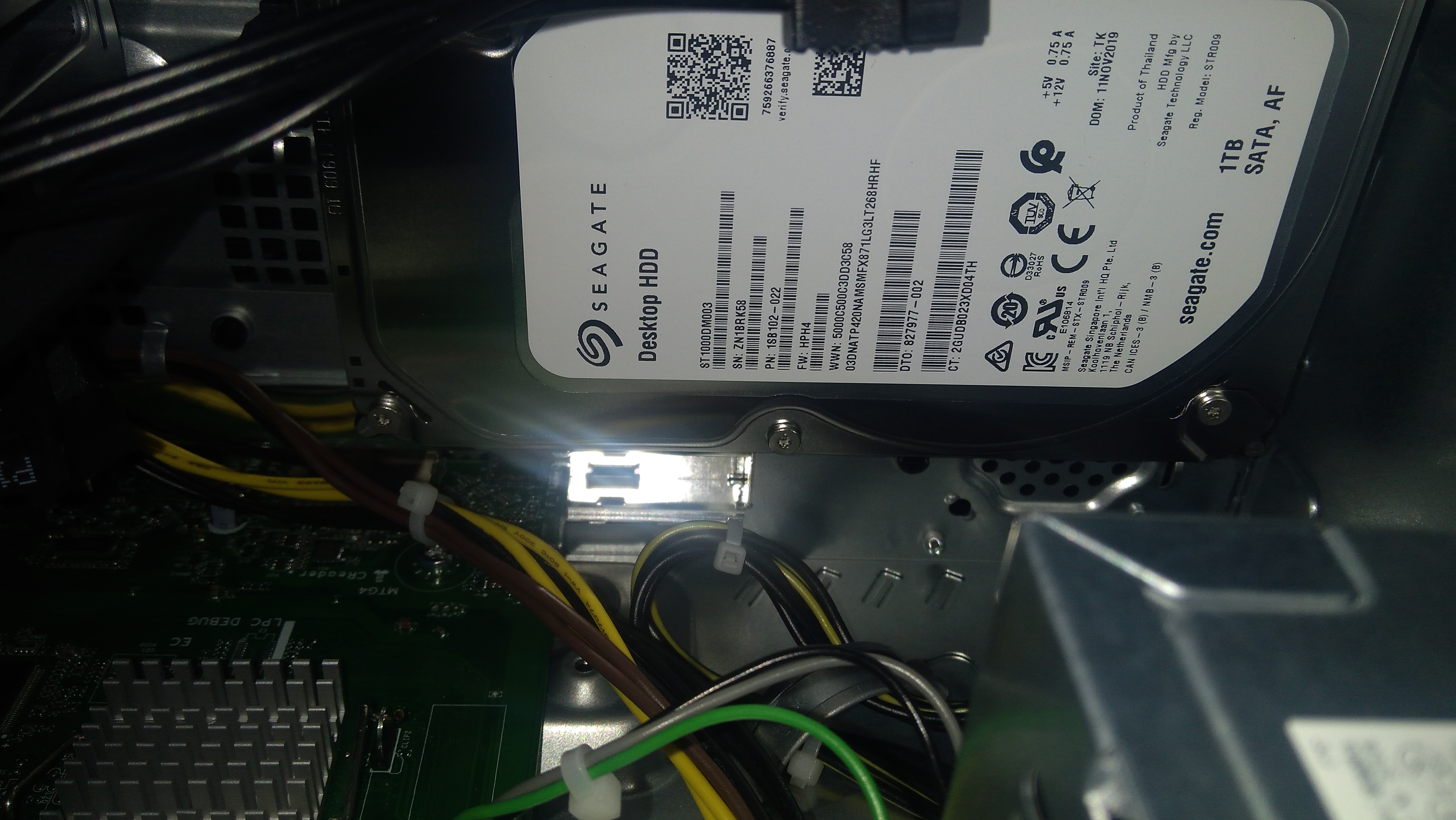 Does the Desktop M01-F0009ns use a tower case? - HP Support Community ...