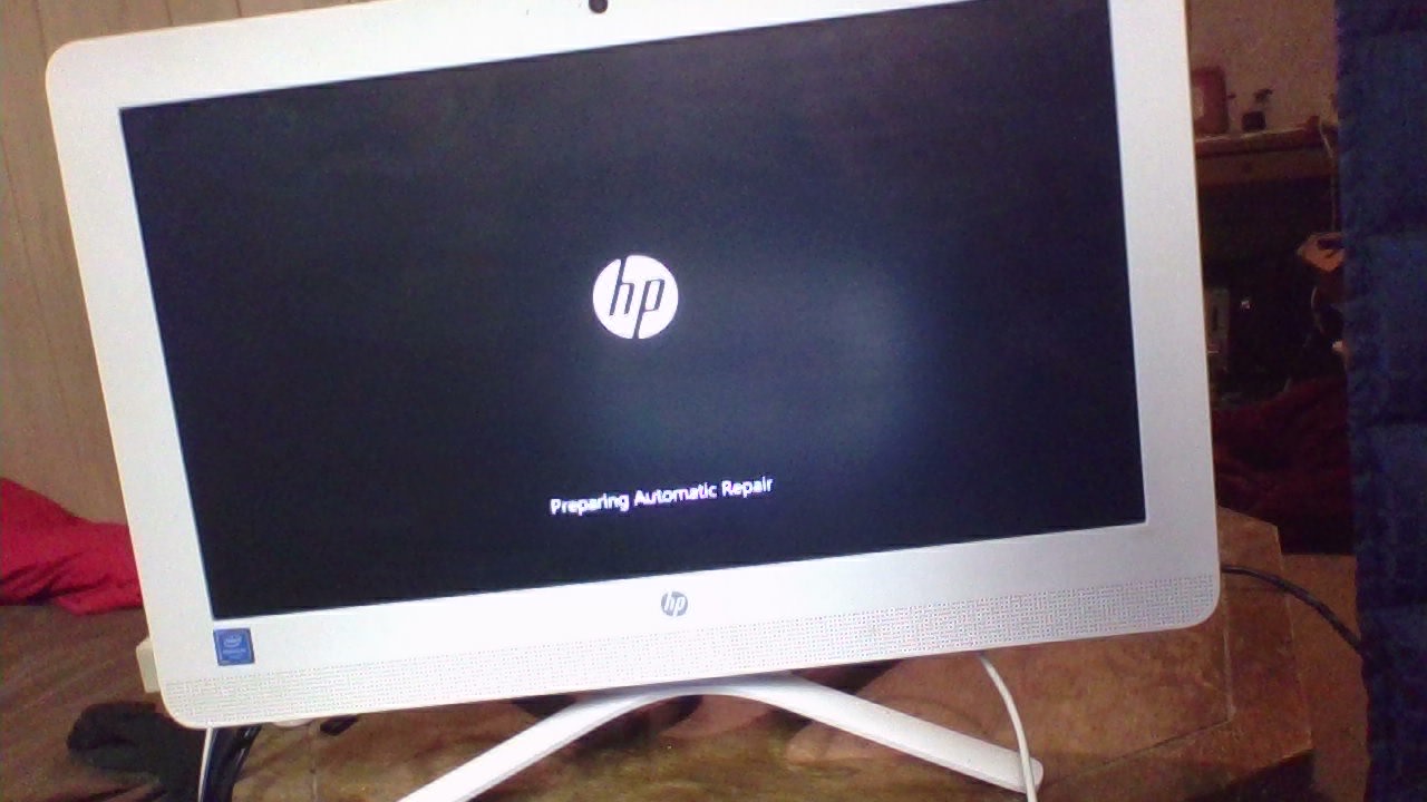 Solved: HP All-in-One stuck in infinite boot loop after Insider buil ...