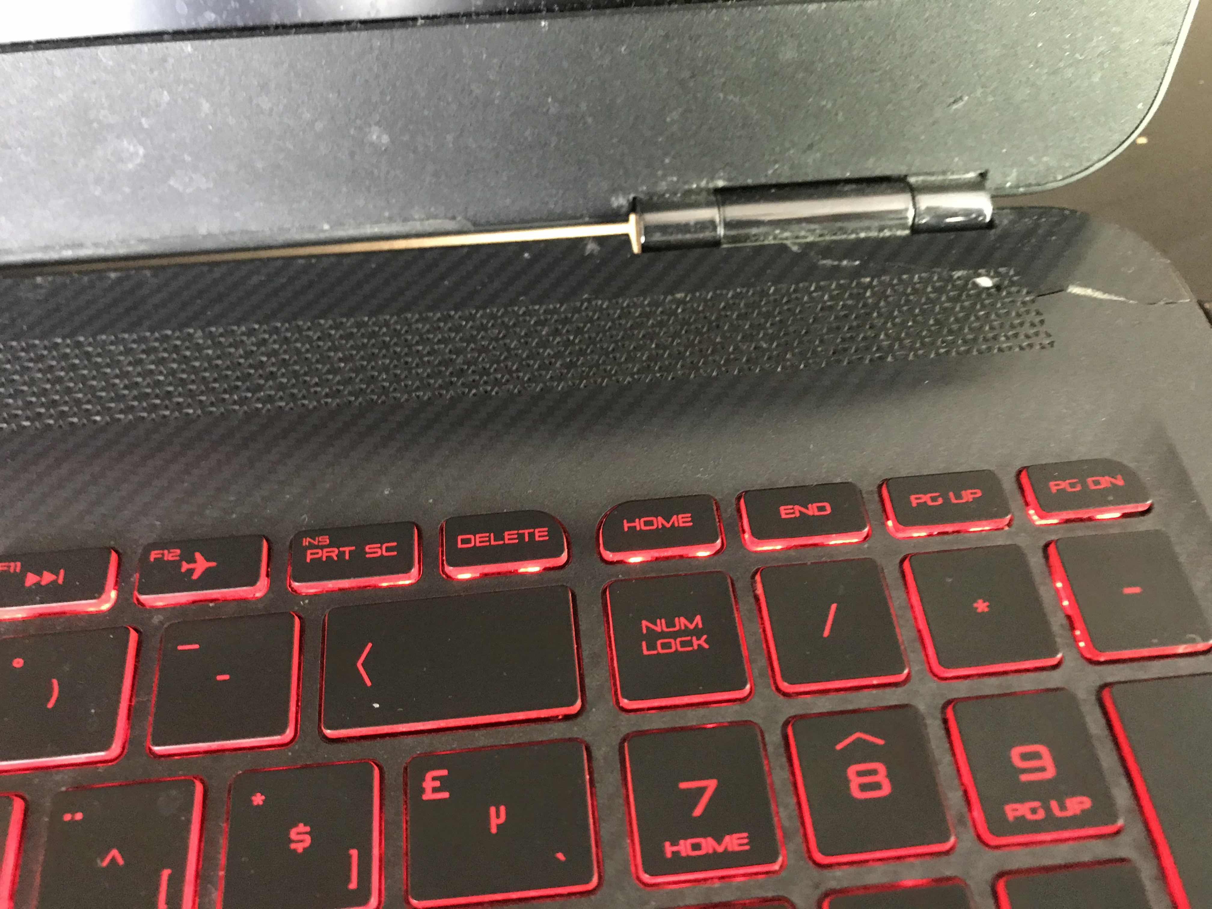 Omen by hp 15-ax299nb broken top cover - HP Support Community - 7470279