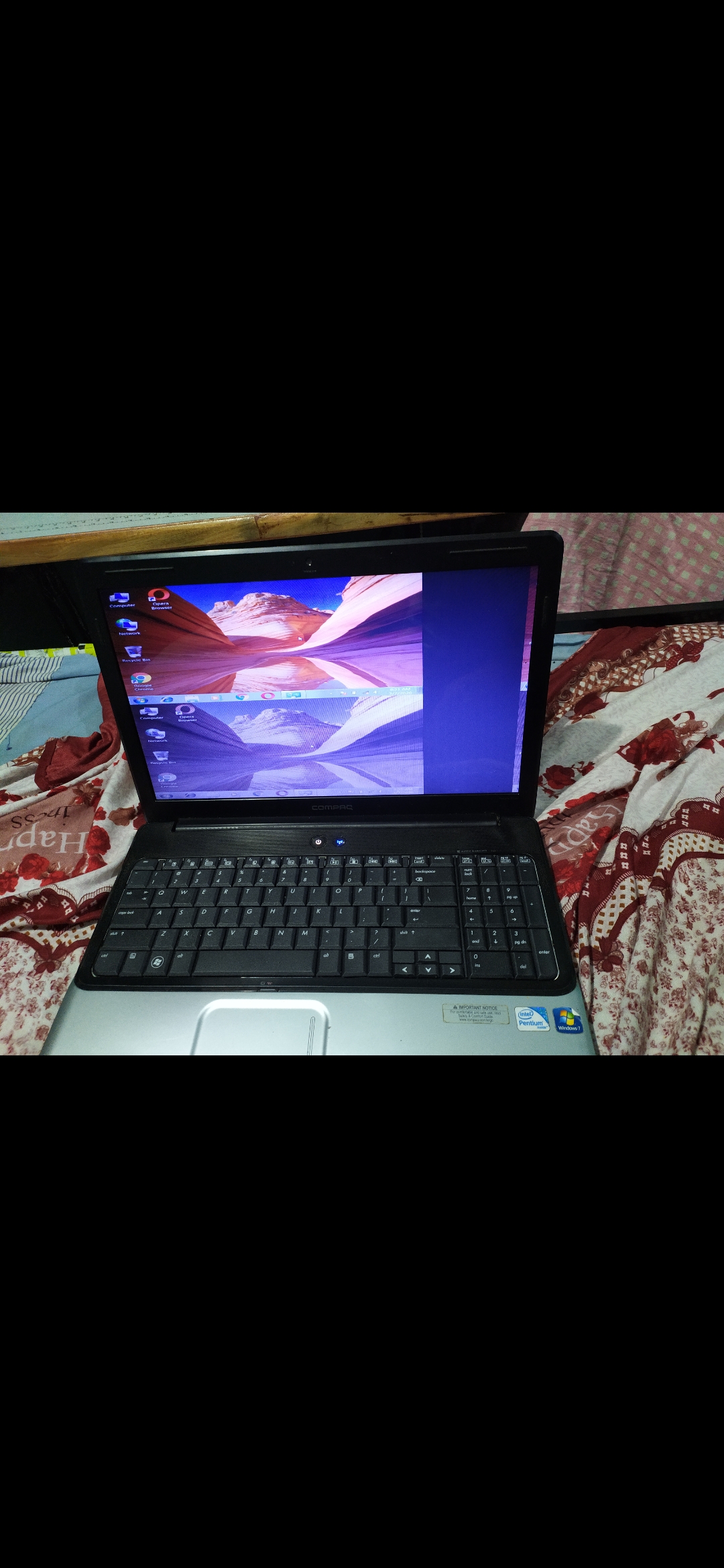 My screen splited into four identical Screen at the same tim... - HP ...