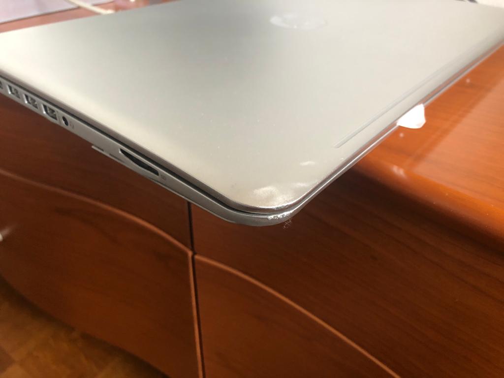 Body of the laptop is broken - HP Support Community - 7526679
