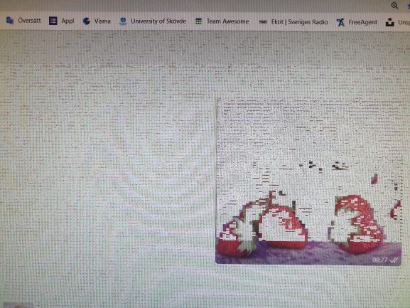 Display goes "pixely" and freezes - HP Support Community - 7536652