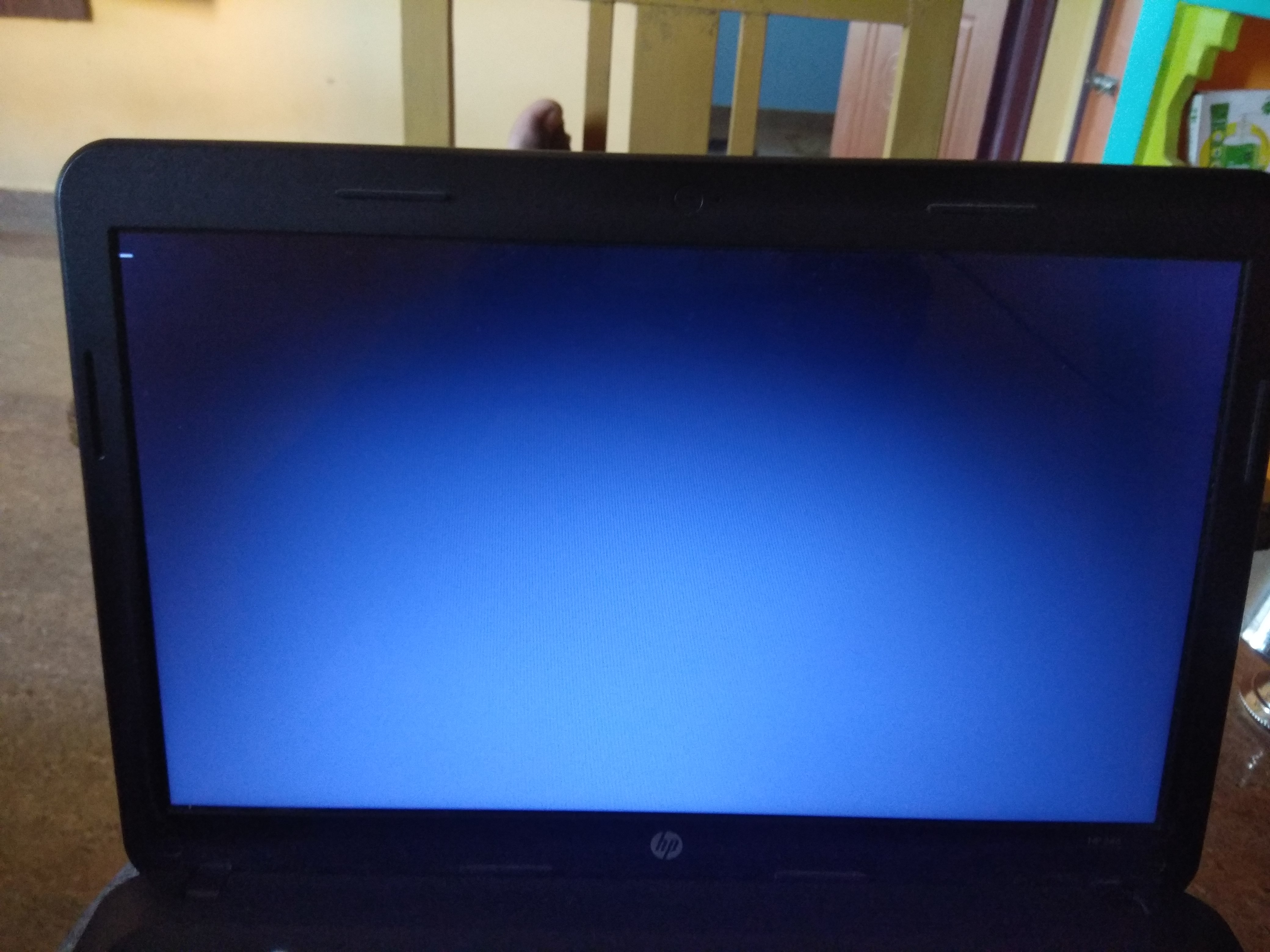 HP 246 Laptop power on but windows not loading single bar co... - HP ...