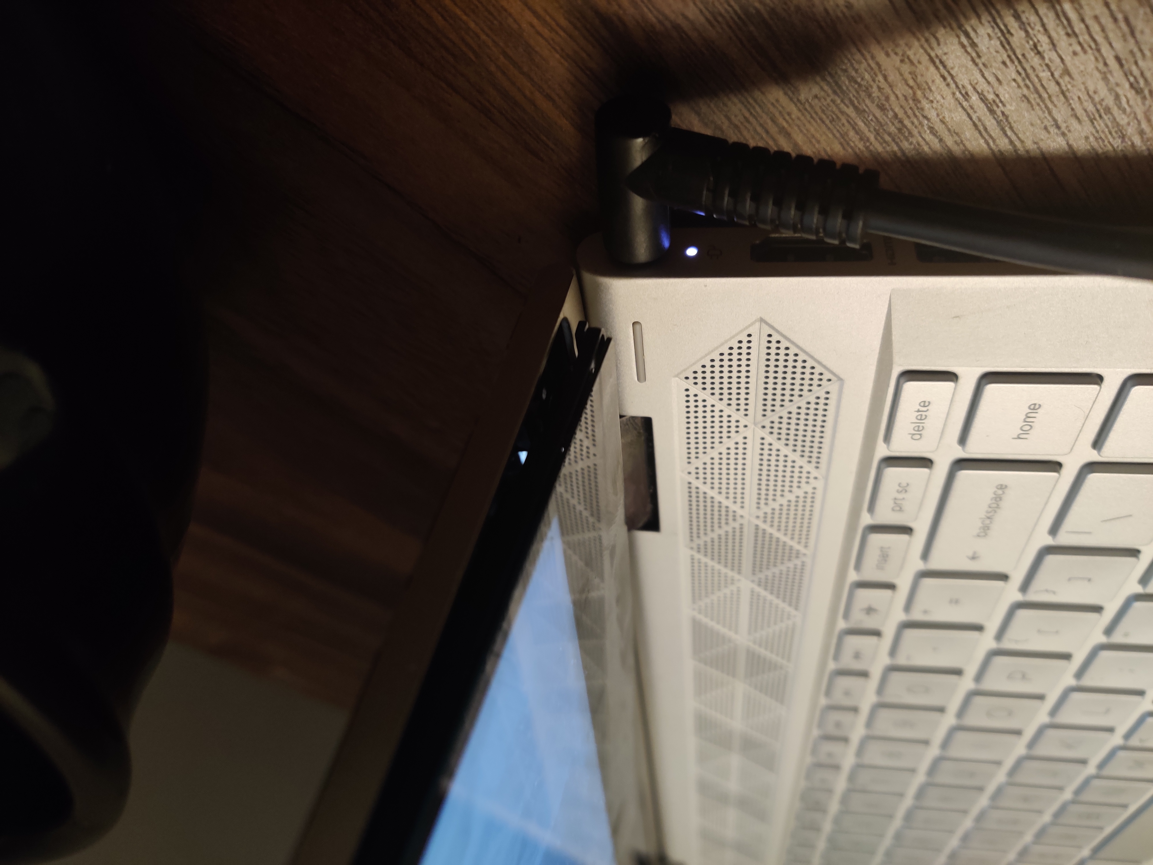 Hp pavillion x360 Screen Popping up - HP Support Community - 7585861