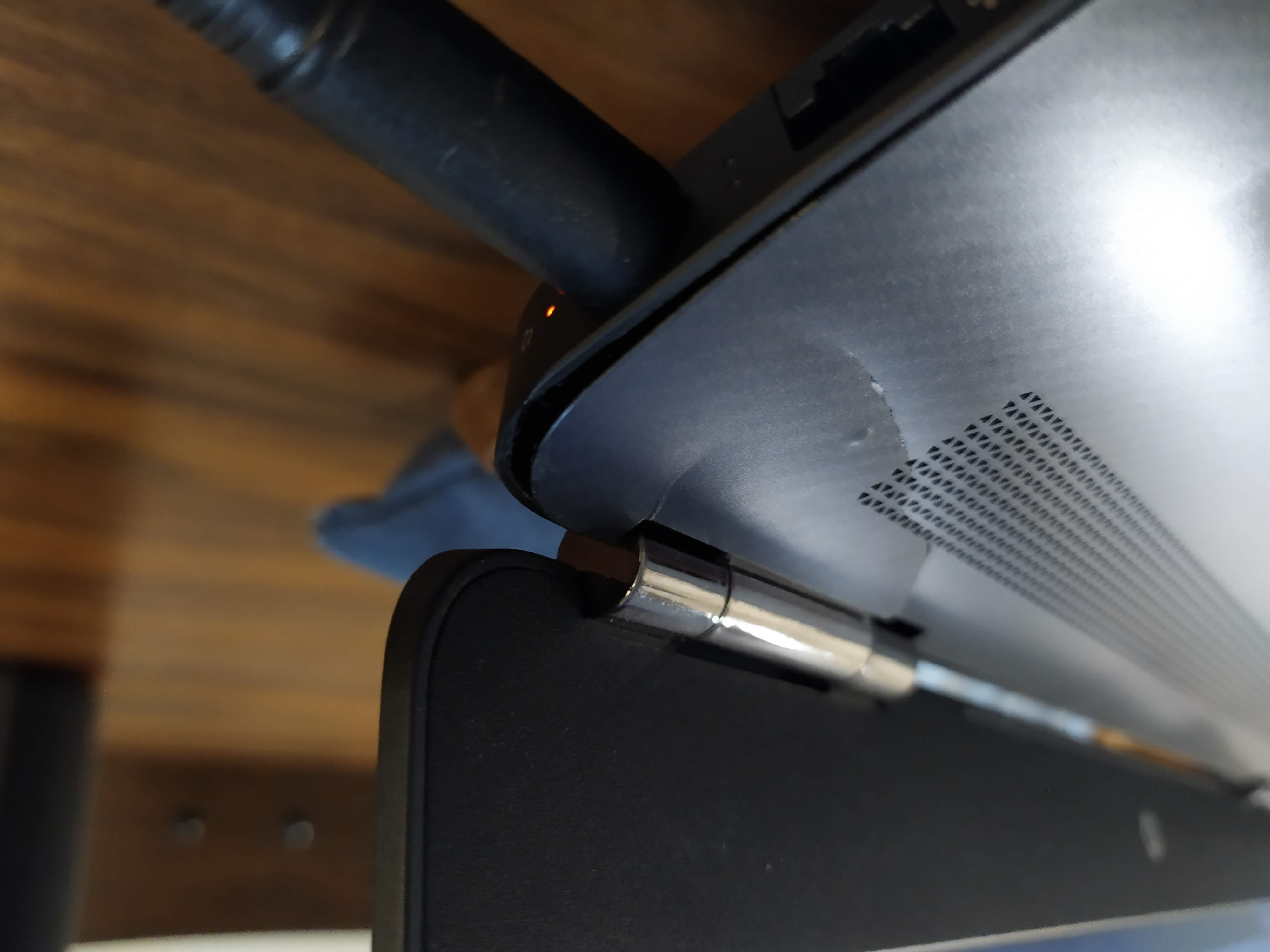 Solved: HP Omen 17 hinge issue - HP Support Community - 7628519