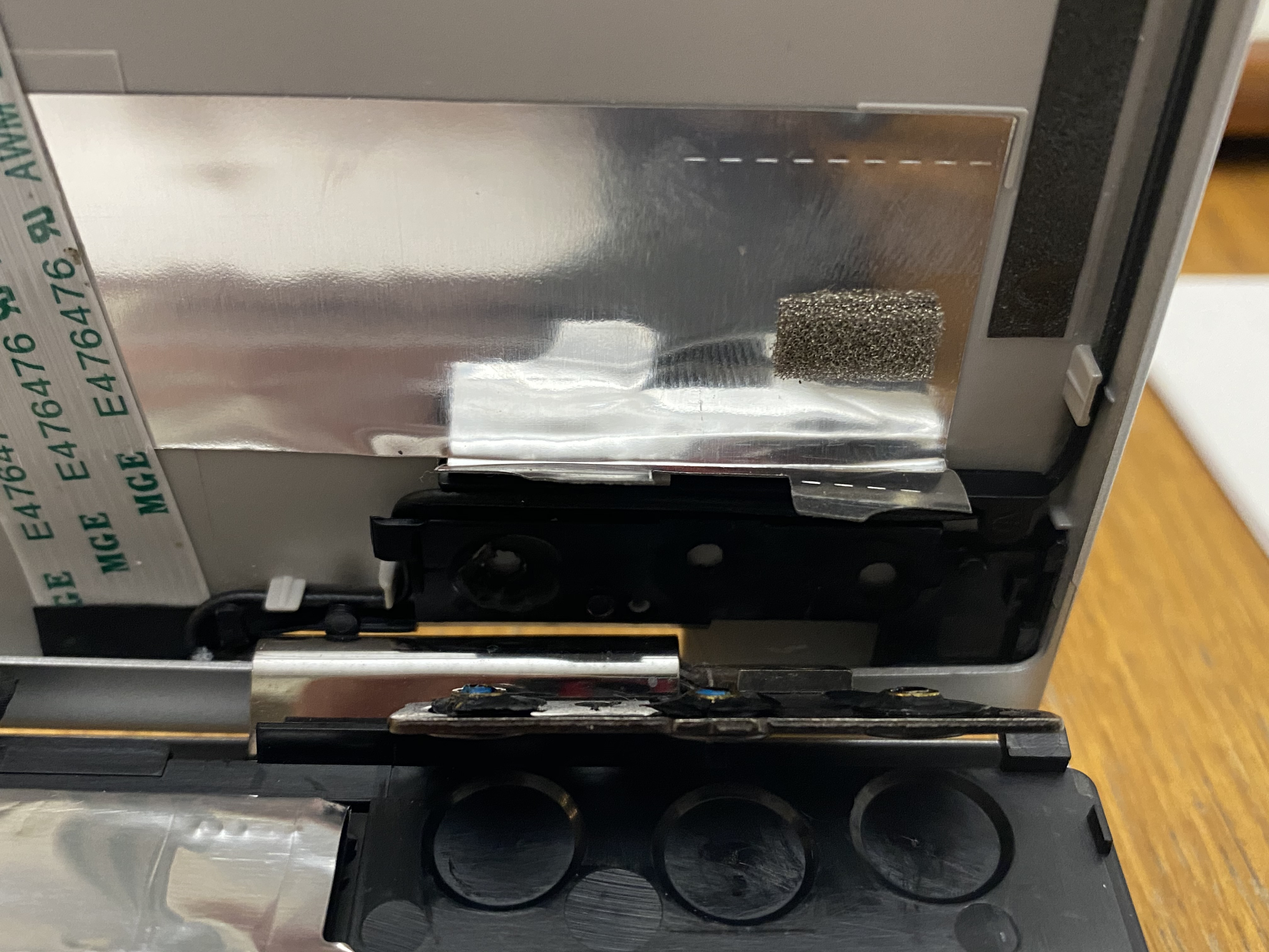 14" Pavillion Screen popped out when Laptop was opened - HP Support ...