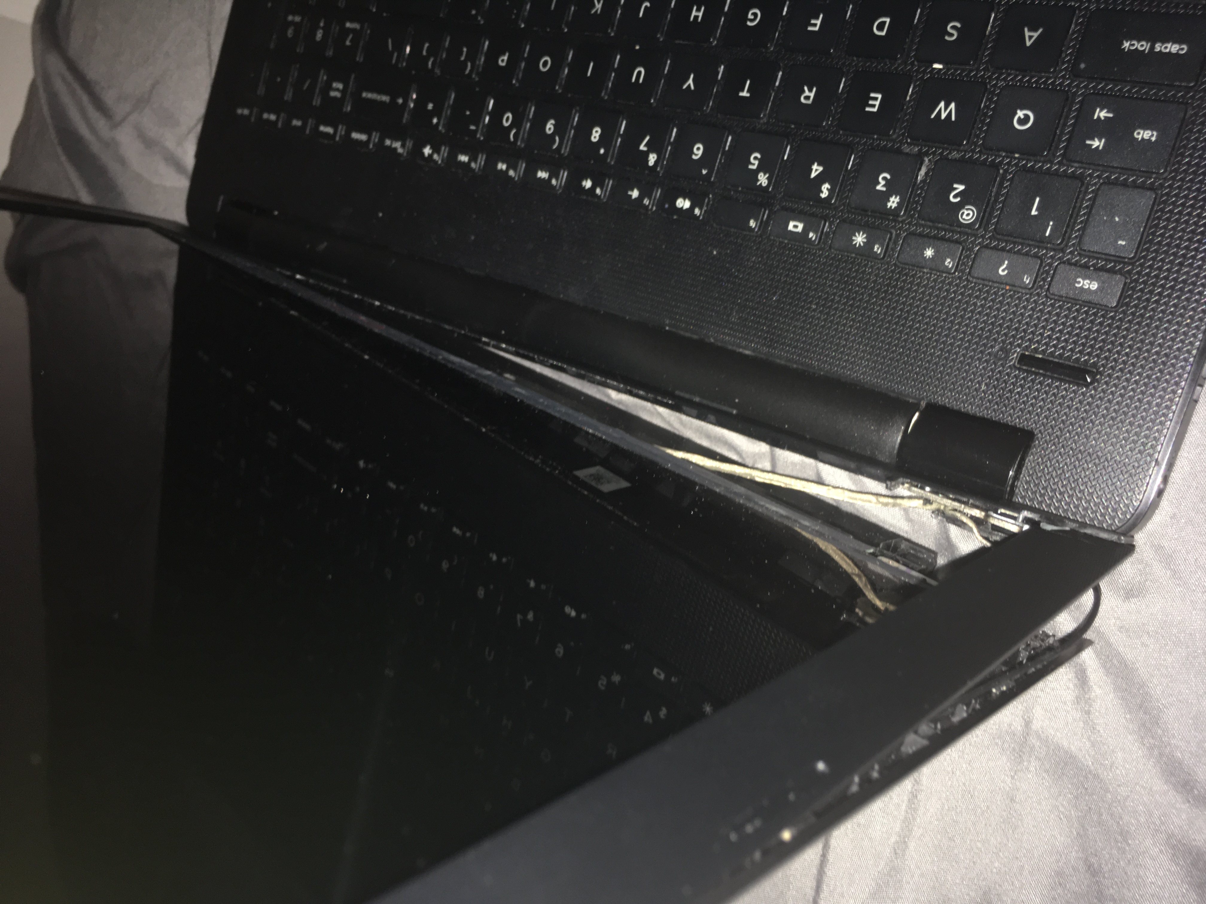 Broken Screen Frame - HP Support Community - 7658643