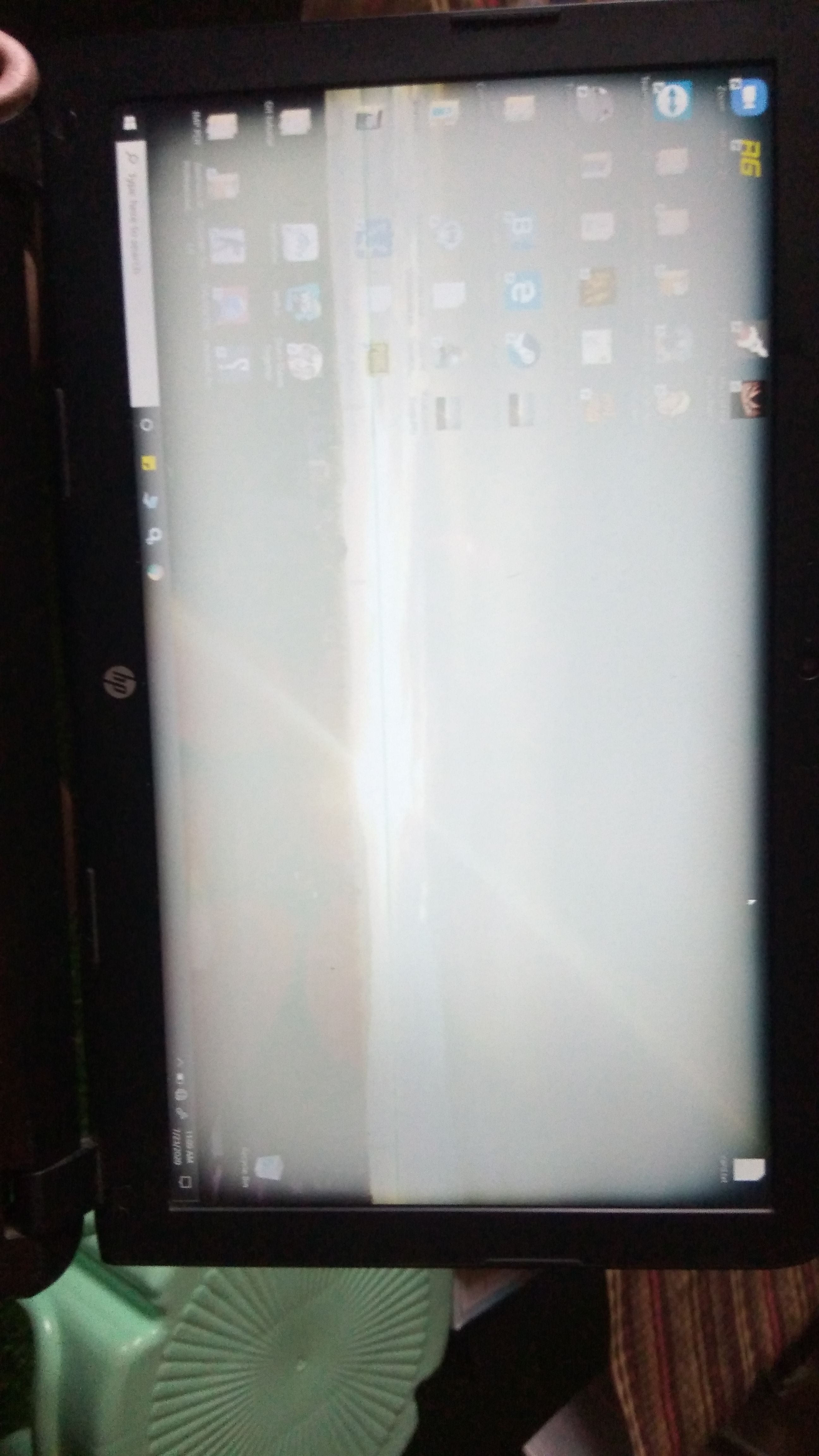 Laptop screen starts with cloudy screen and takes 2-3 hrs t... - HP ...