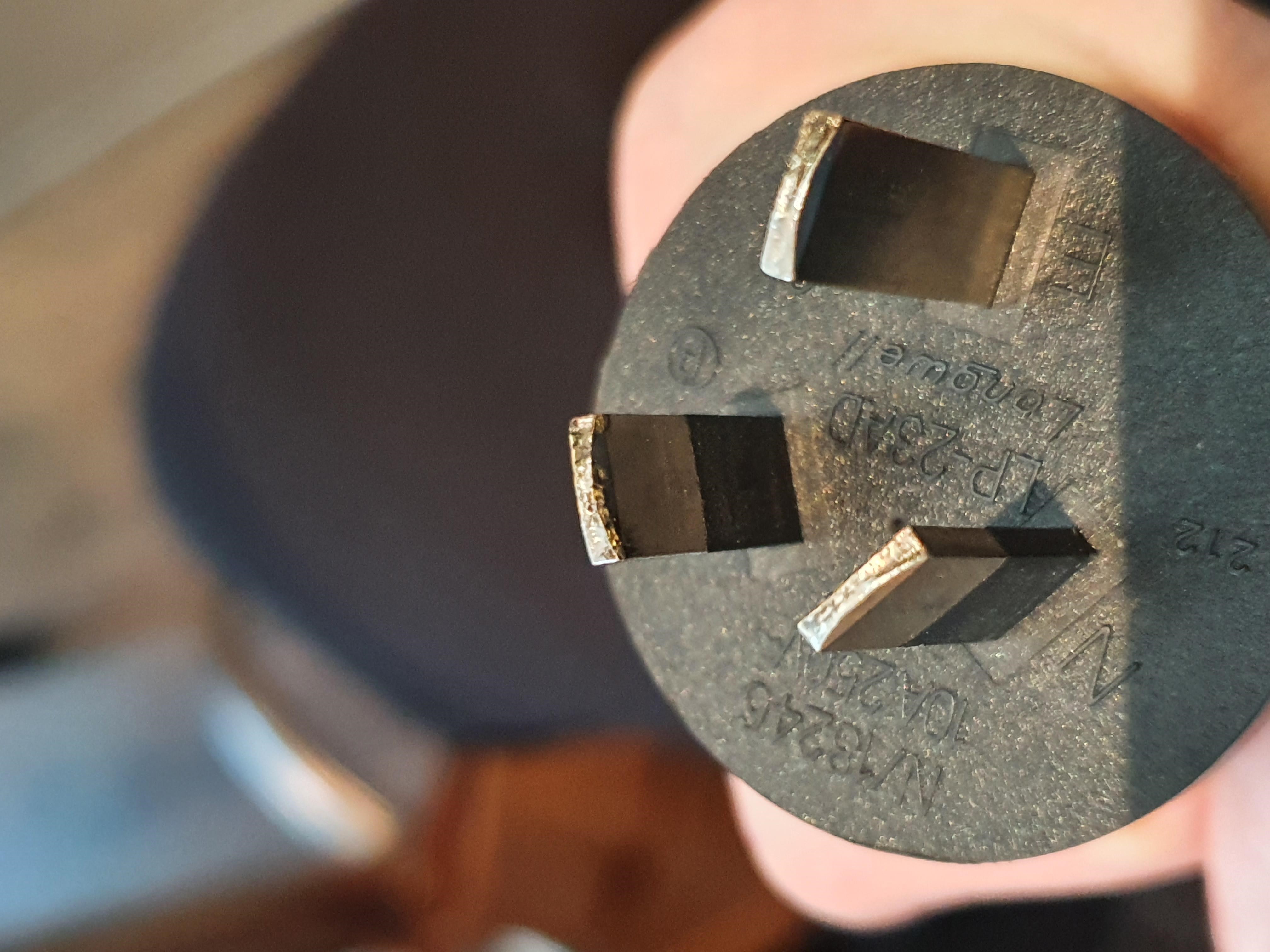 Power cord - fraying and appears burnt - HP Support Community - 7738073