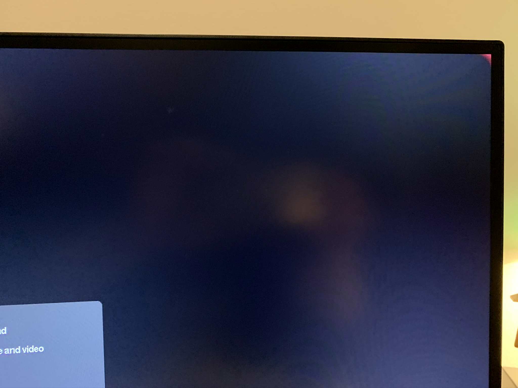 Discoloured corners - HP ENVY 27-inch screen - HP Support Community ...