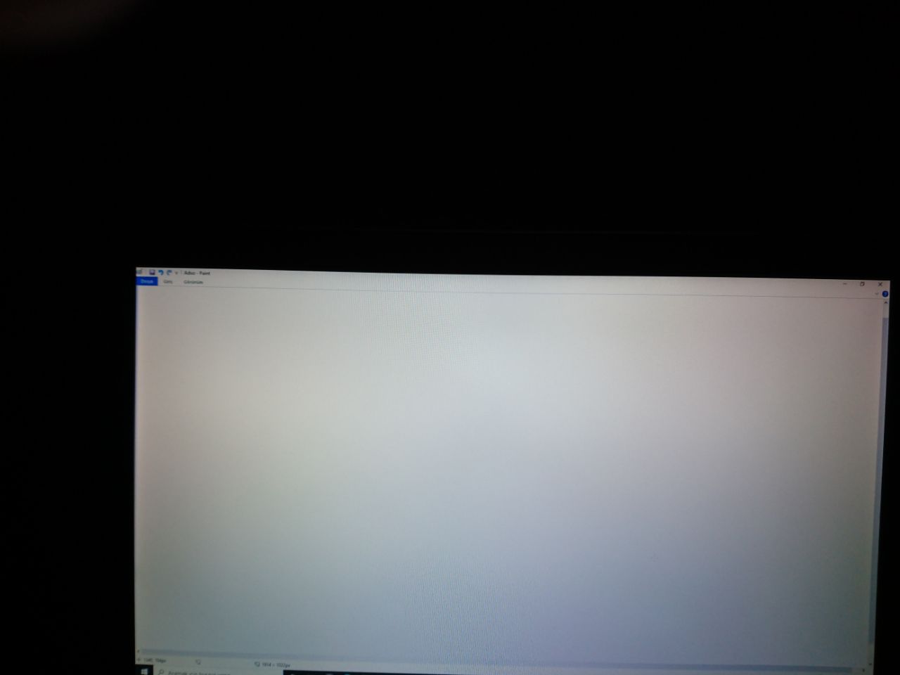 Blue thin line problem on laptop screen, - HP Support Community - 7768555