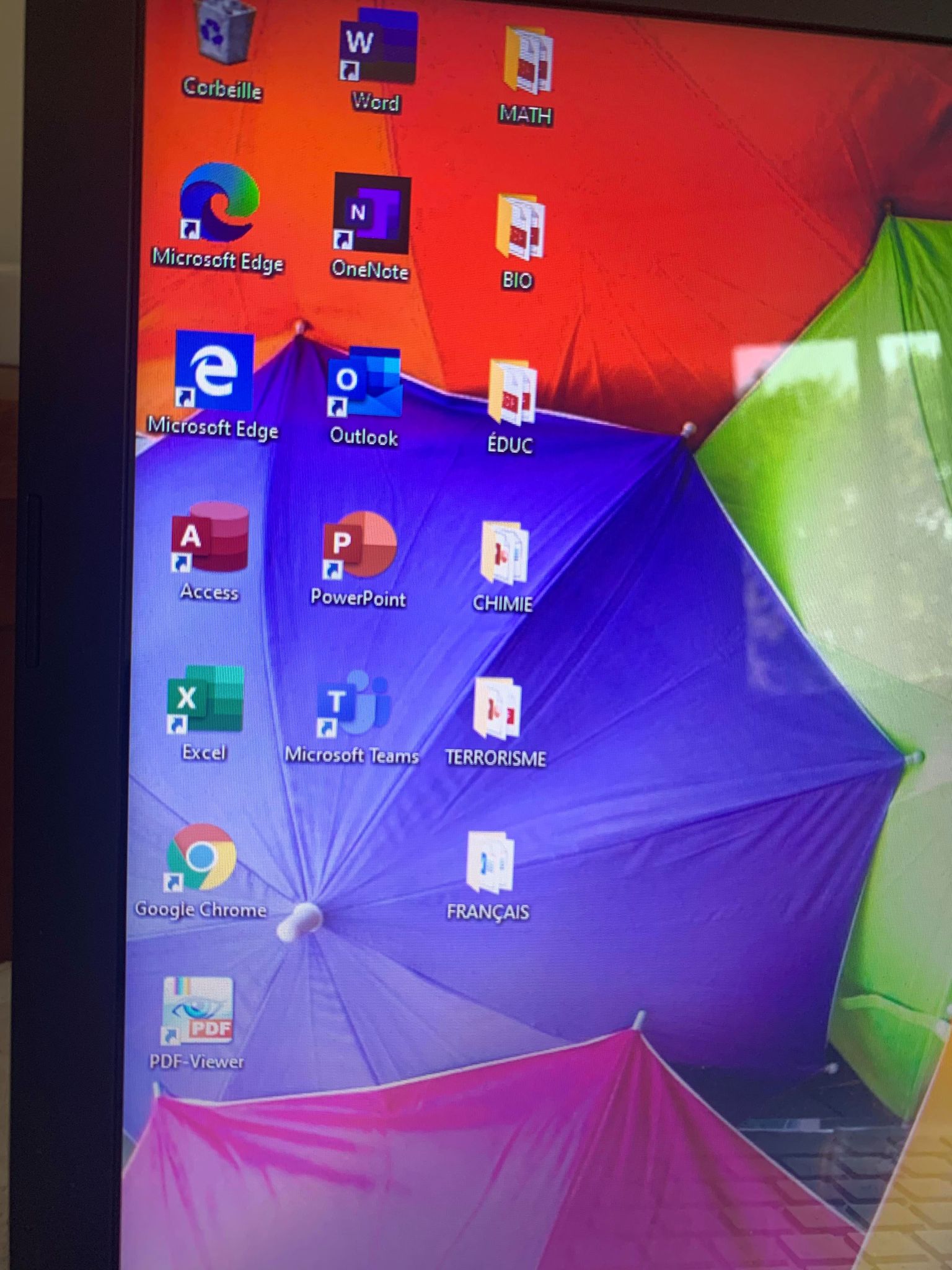 my laptop's screen was blurring today while i was on zoom di... - HP ...