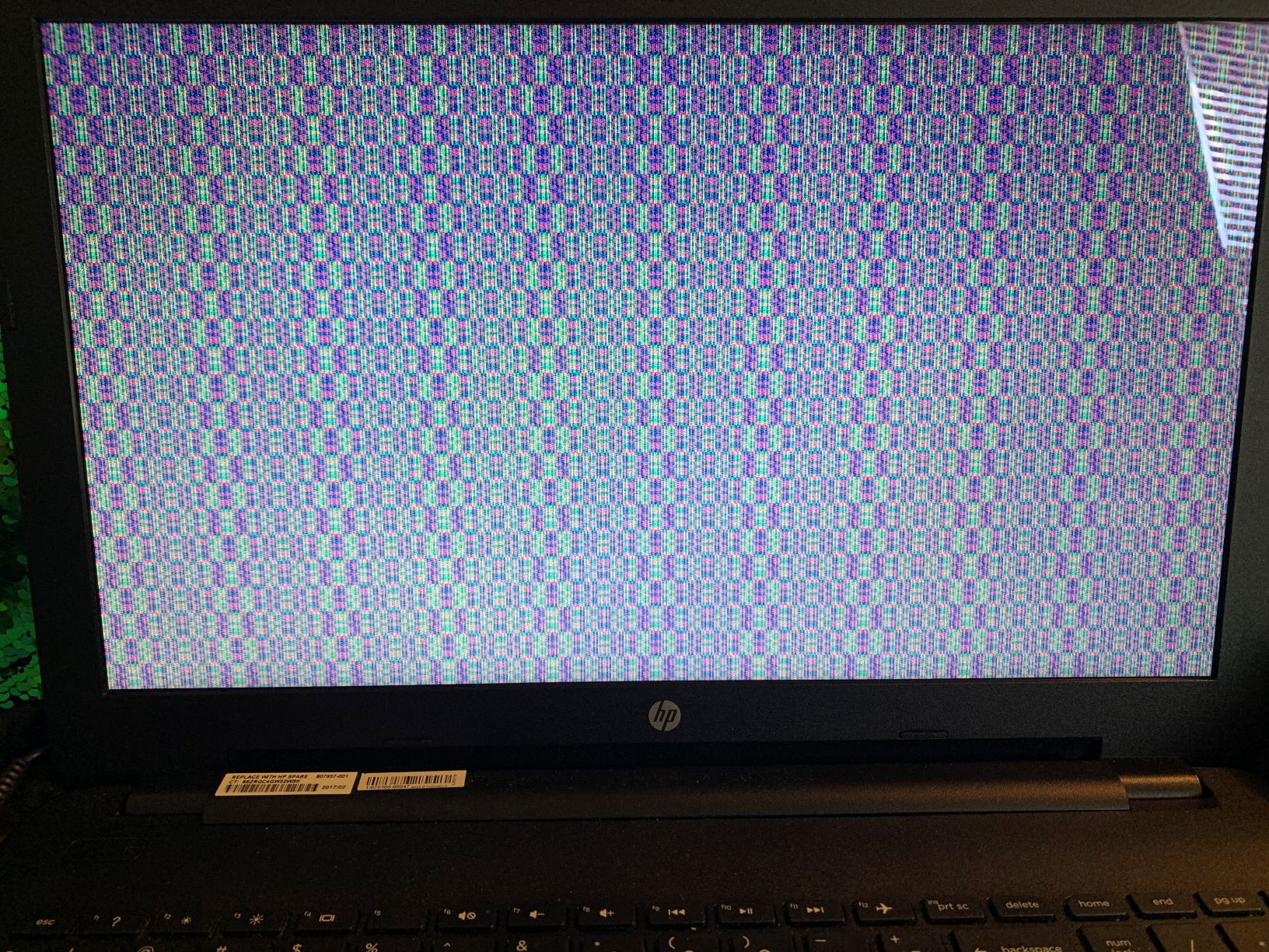 Solved: Screen Isues - HP Support Community - 7842081