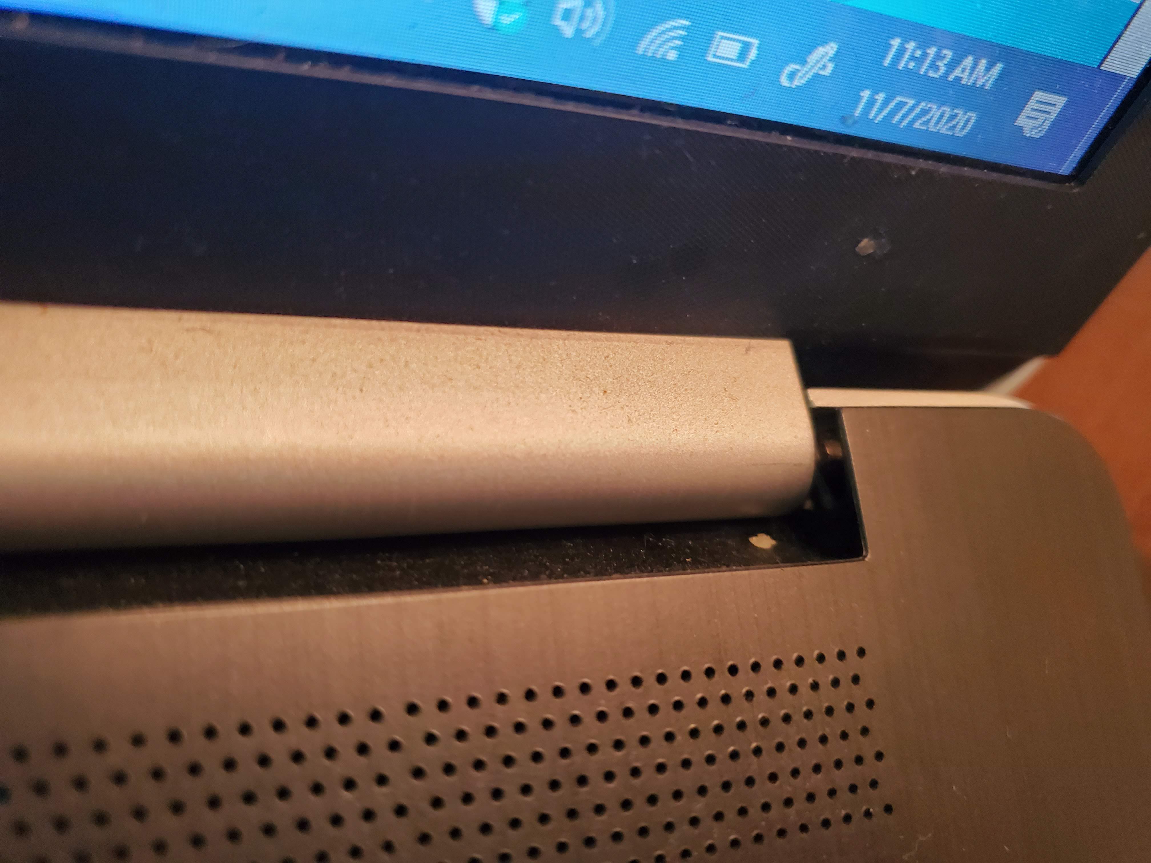 Base enclosure of laptop separating - HP Support Community - 7846146