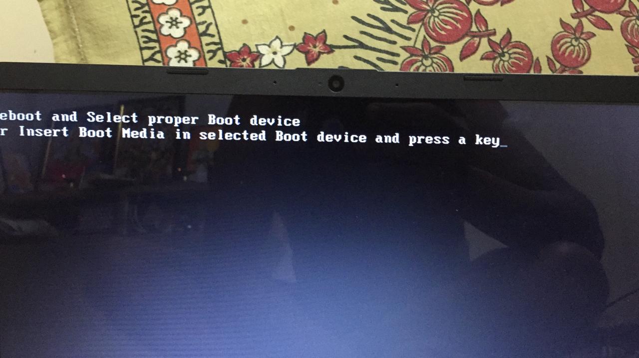 Operating system on screen got corrupted - HP Support Community - 7912417