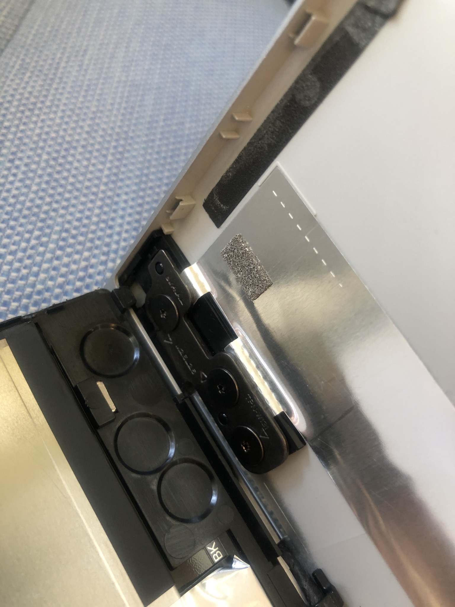 My screen cracked while opening and the screen popped out of... - HP ...