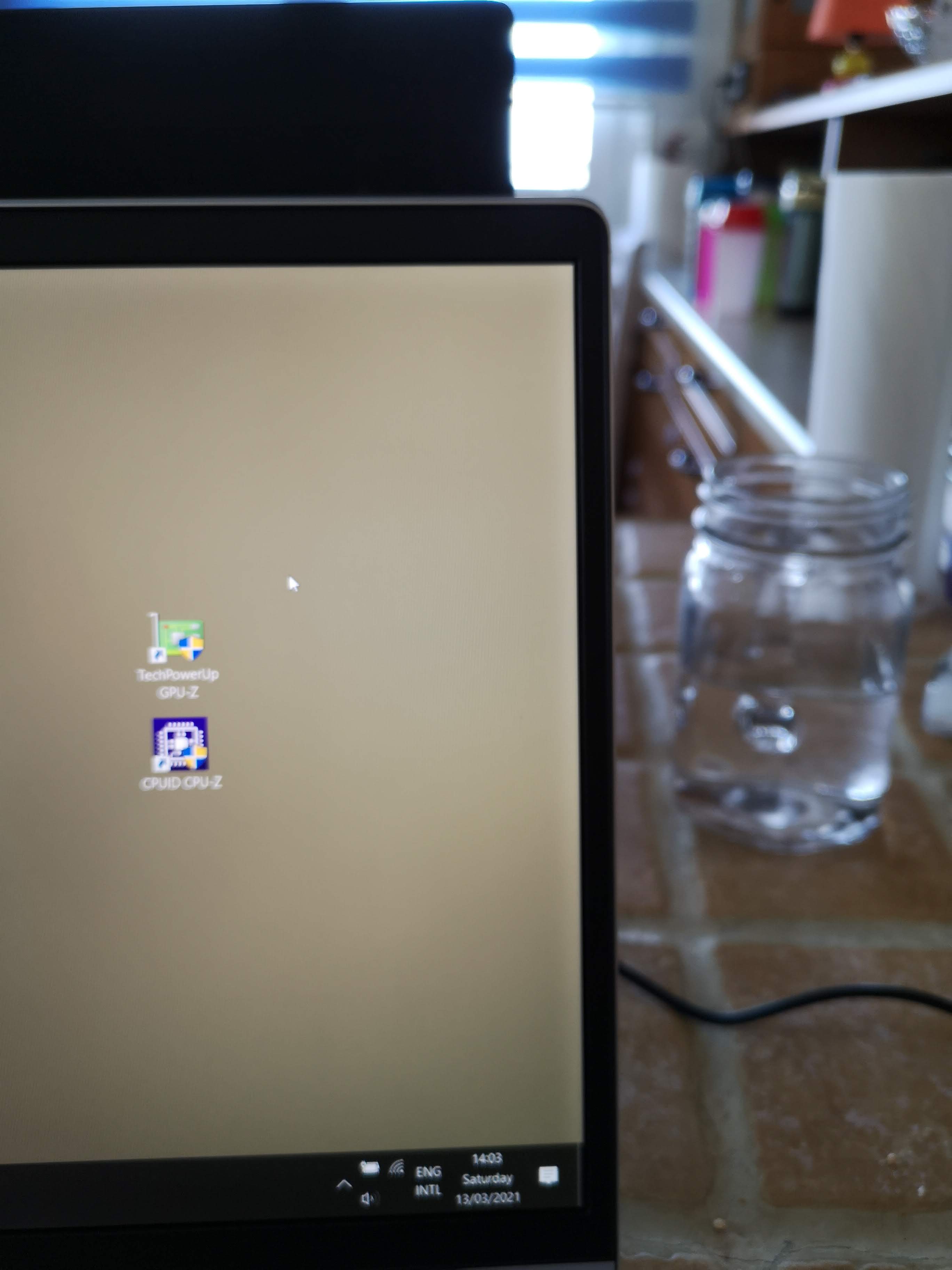 Screen bezel bleeding - HP Support Community - 8006890