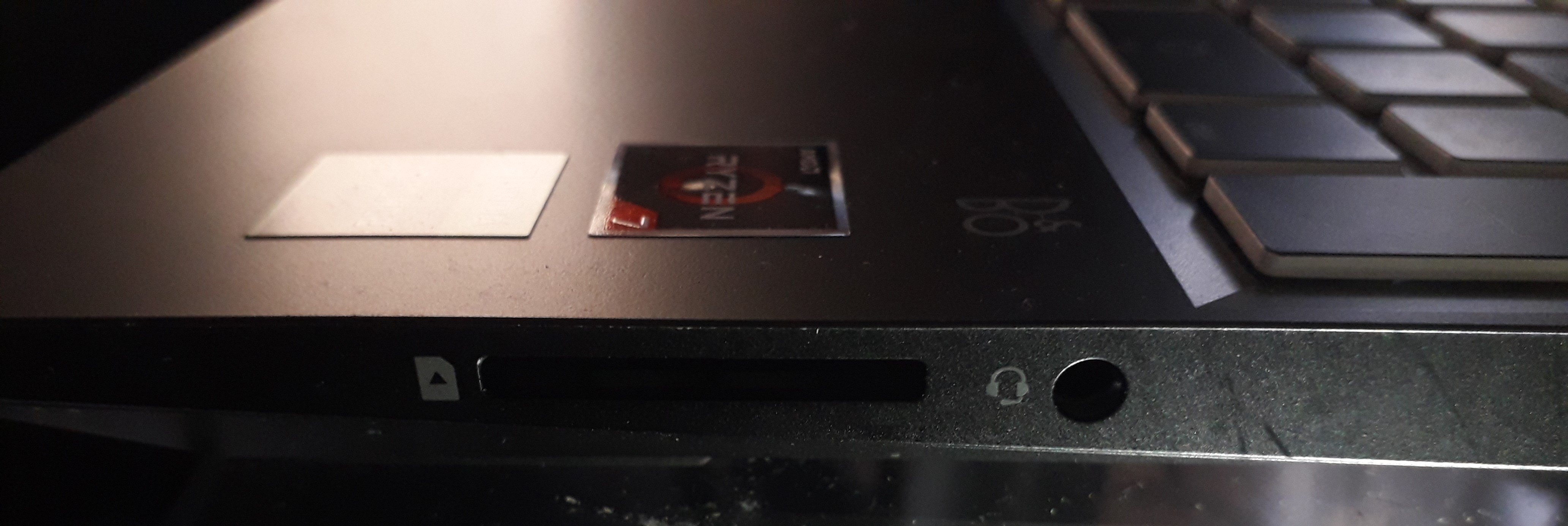 Solved: identifying built-in Card Reader - HP Support Community - 8049861