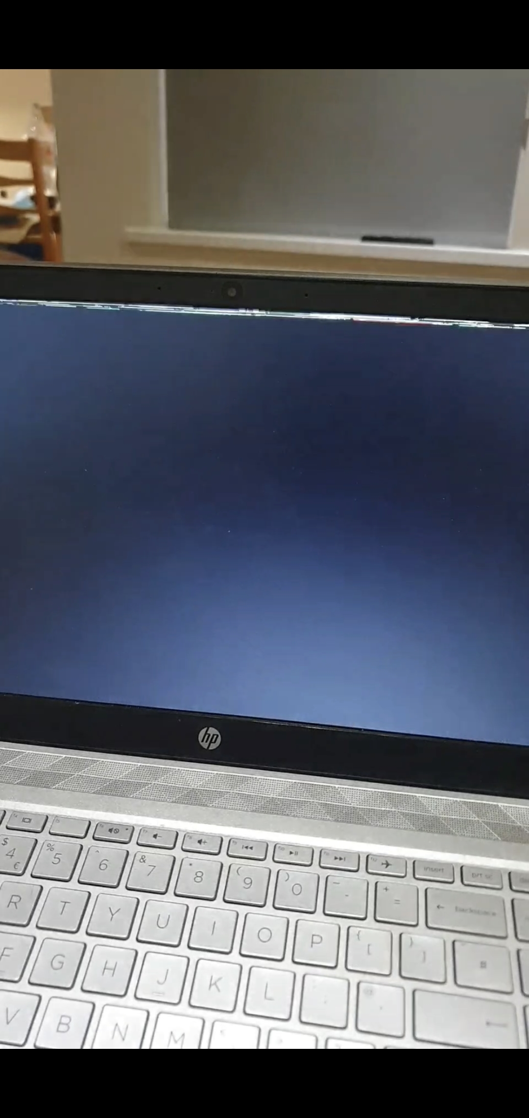 HP Pavilion screen shuts off then flickers grey squares and ... - HP ...