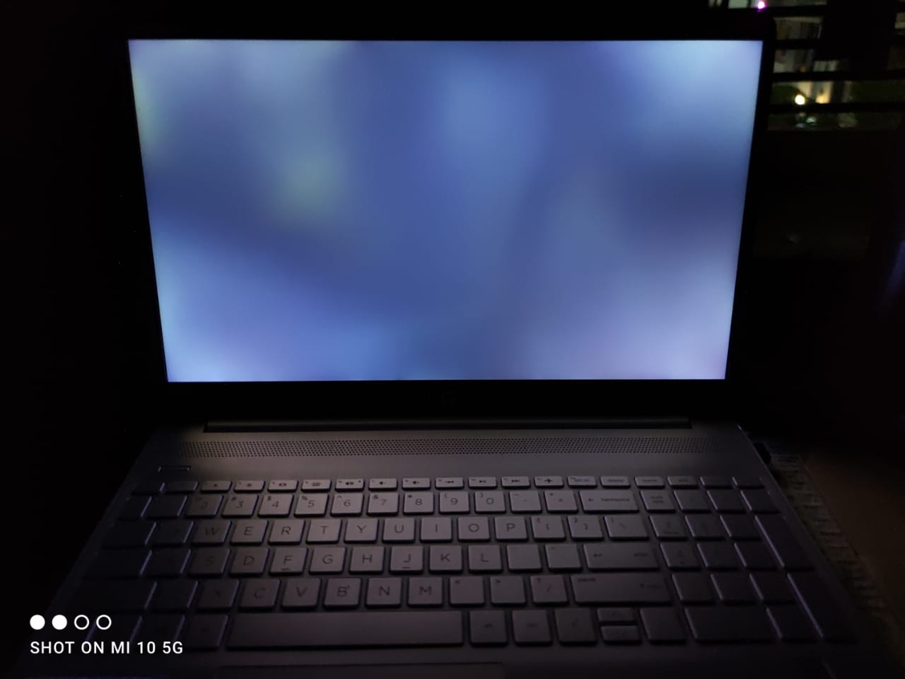 display bleeding issue - HP Support Community - 8066346