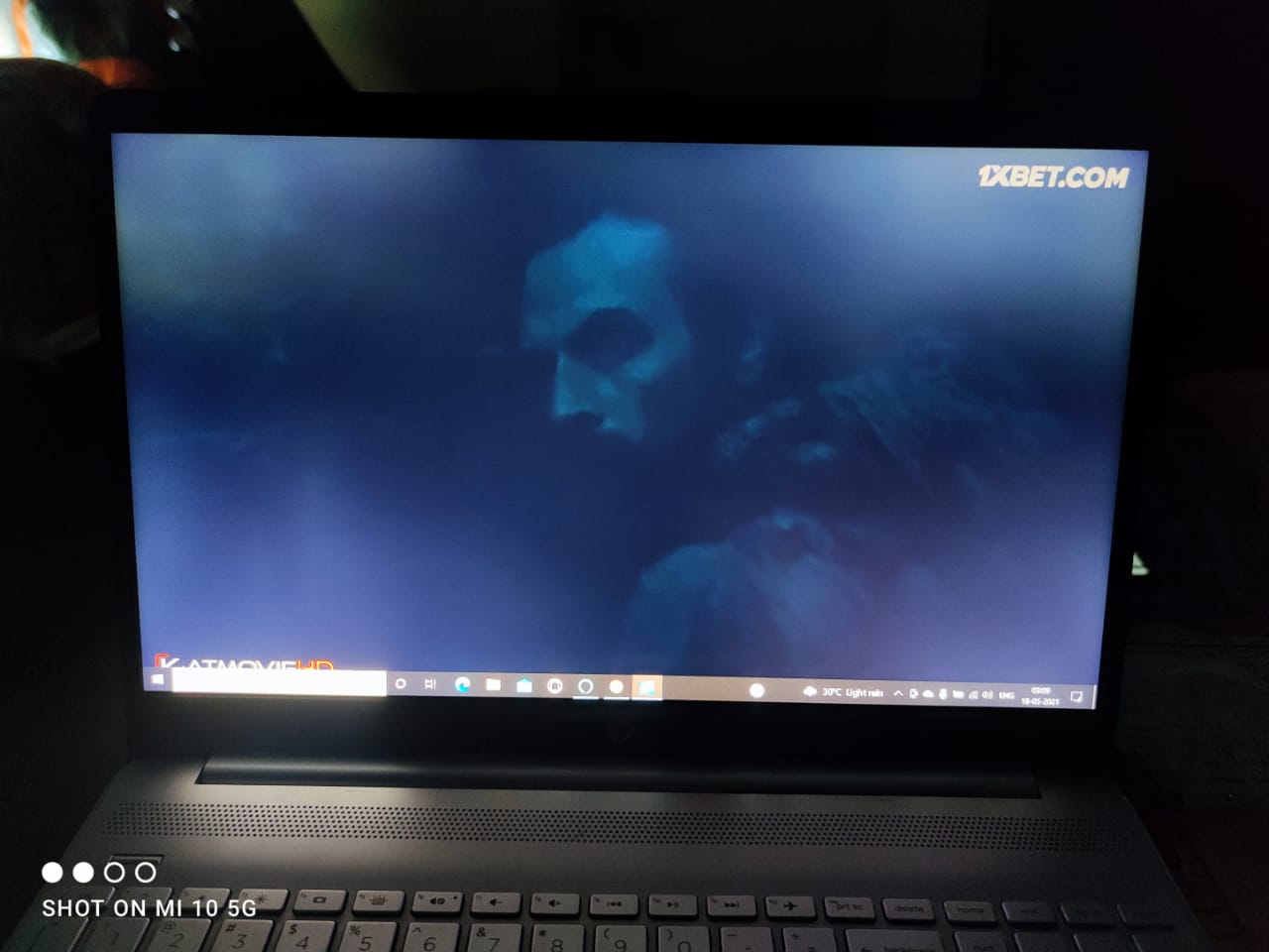 display bleeding issue - HP Support Community - 8066346