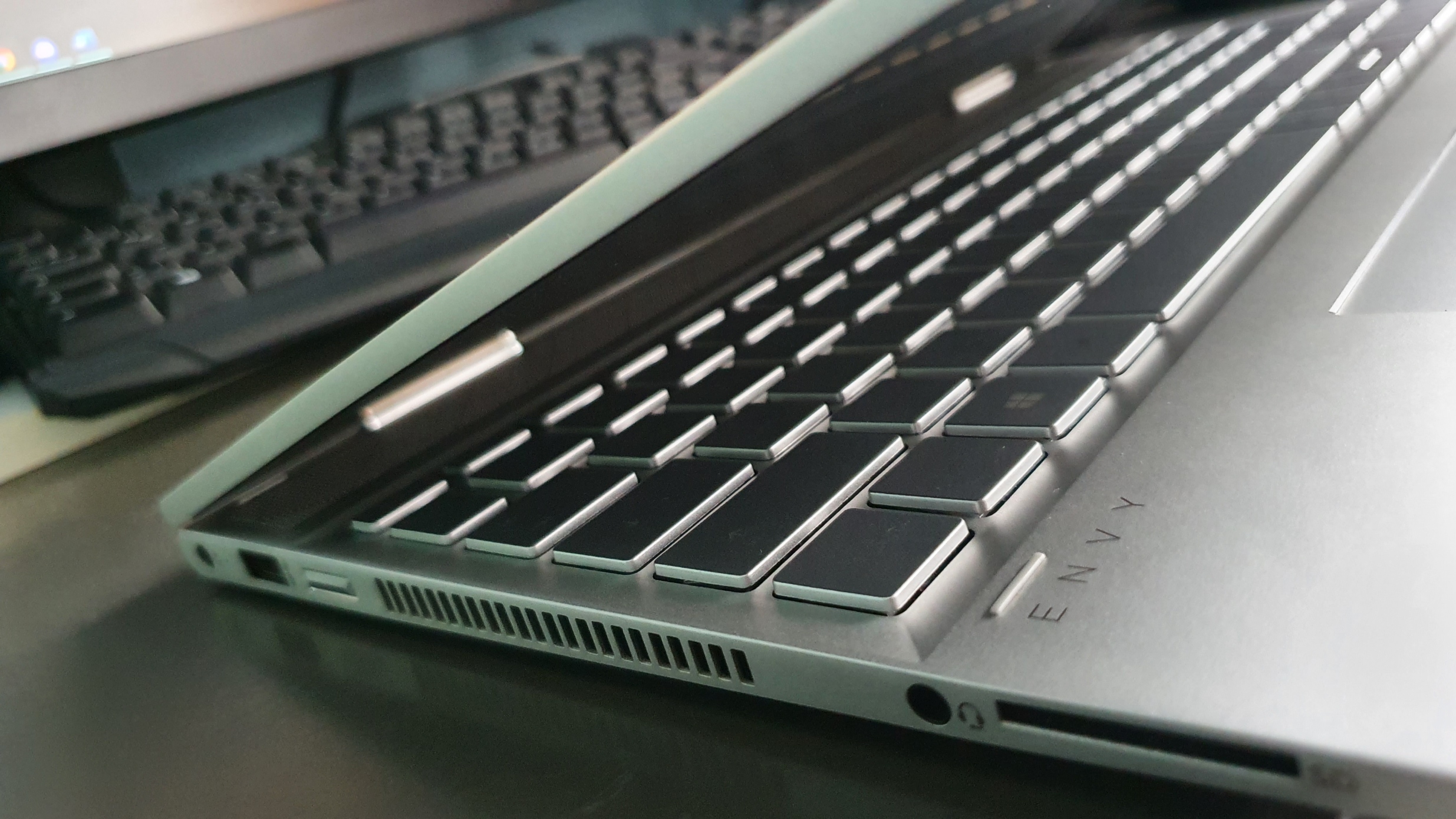 HP Envy screen is popping out - HP Support Community - 8128628