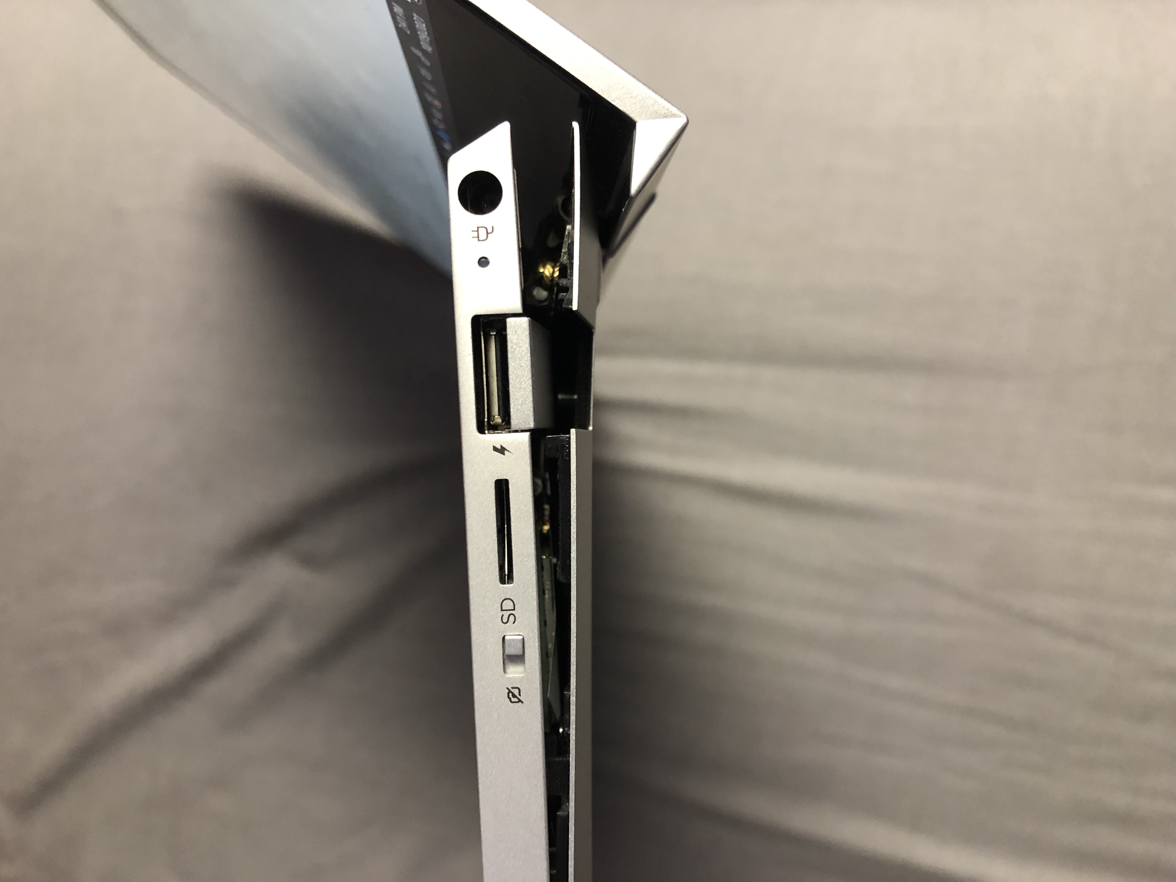 Broken hinge on bottom right of laptop - HP Support Community - 8194074