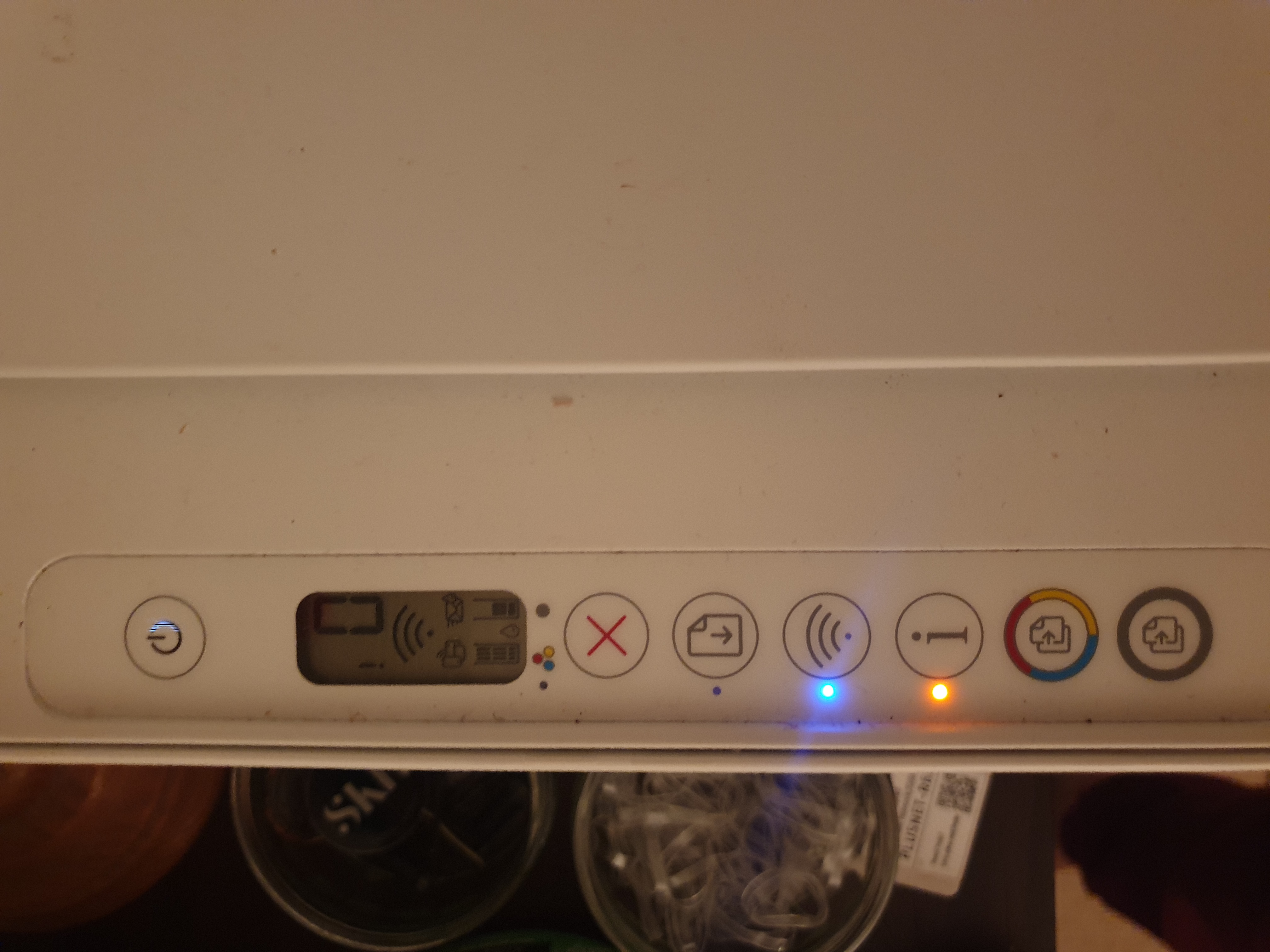 Power light flashing, Wifi light solid blue and information ... - HP ...