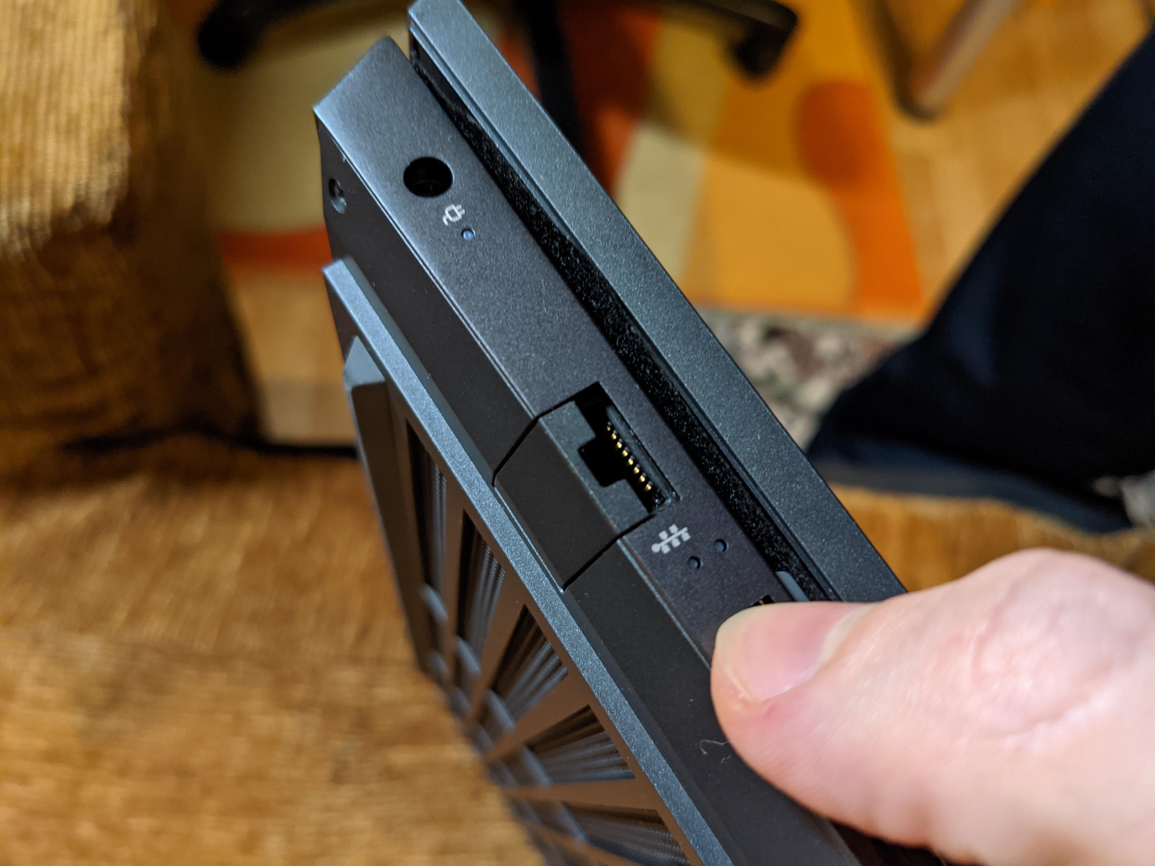 HP Omen 2021 LAN Cover/Ethernet port clip's cover falling ev... - HP ...