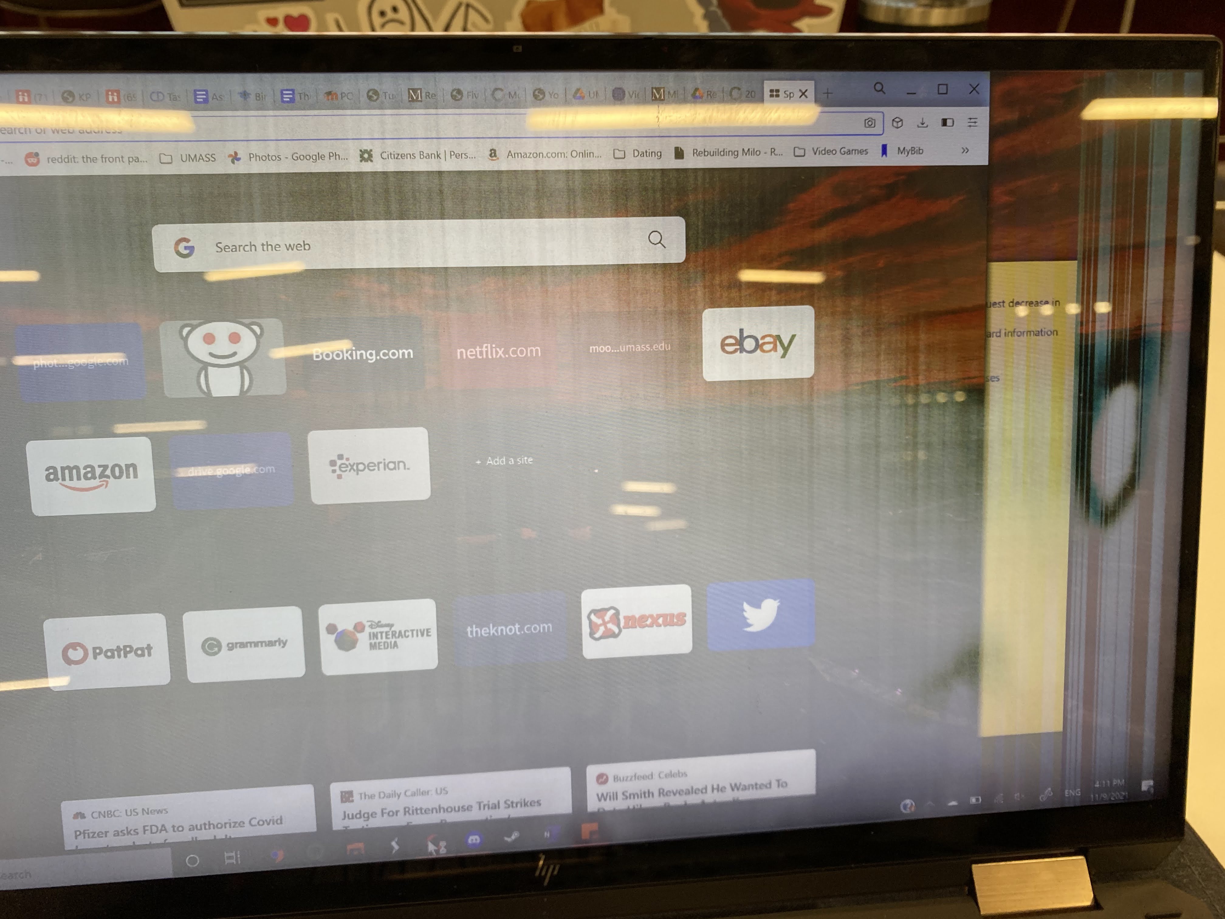 Screen Discolor - HP Support Community - 8240407