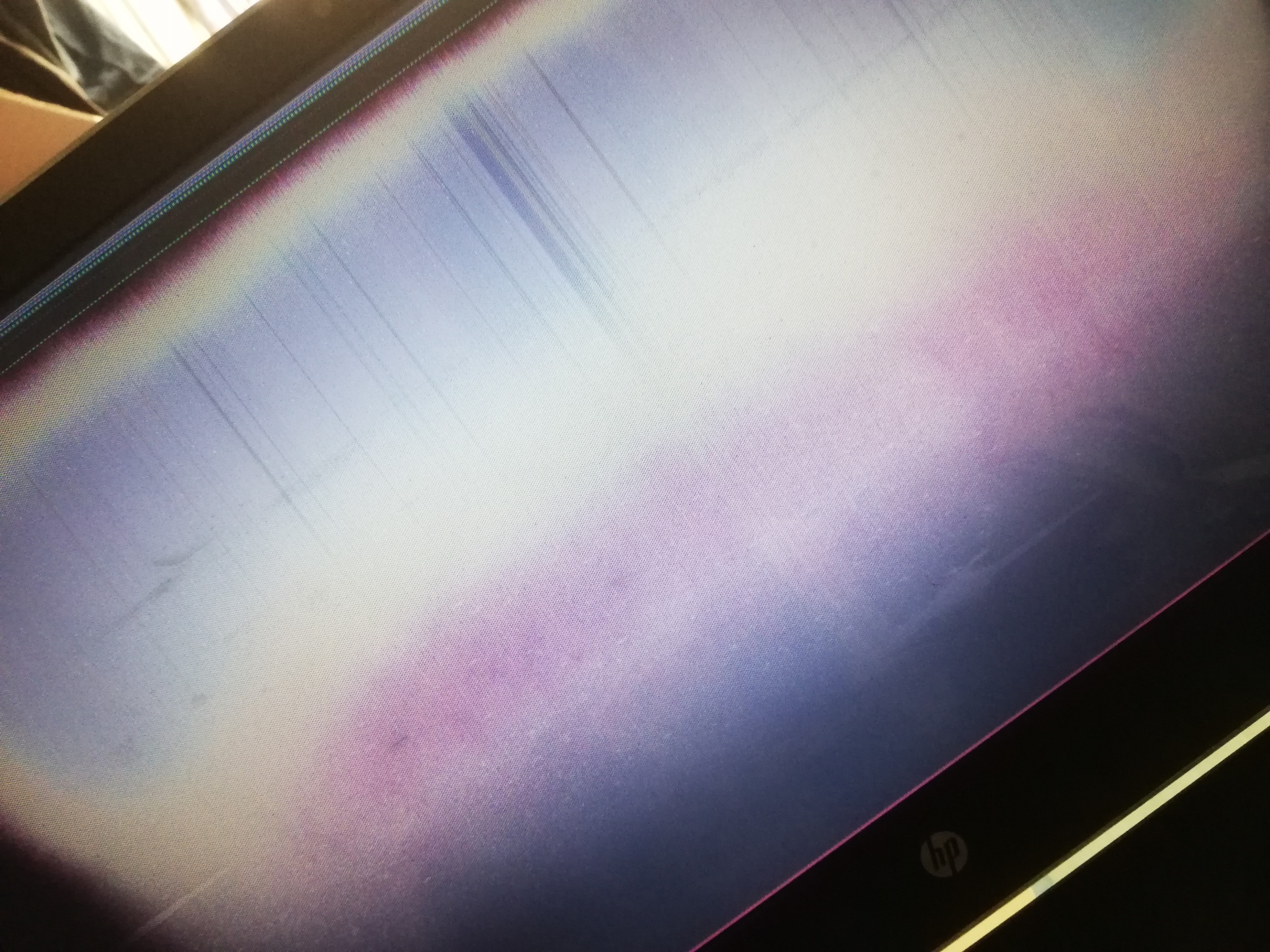 Screen changes Colors - HP Support Community - 8247375