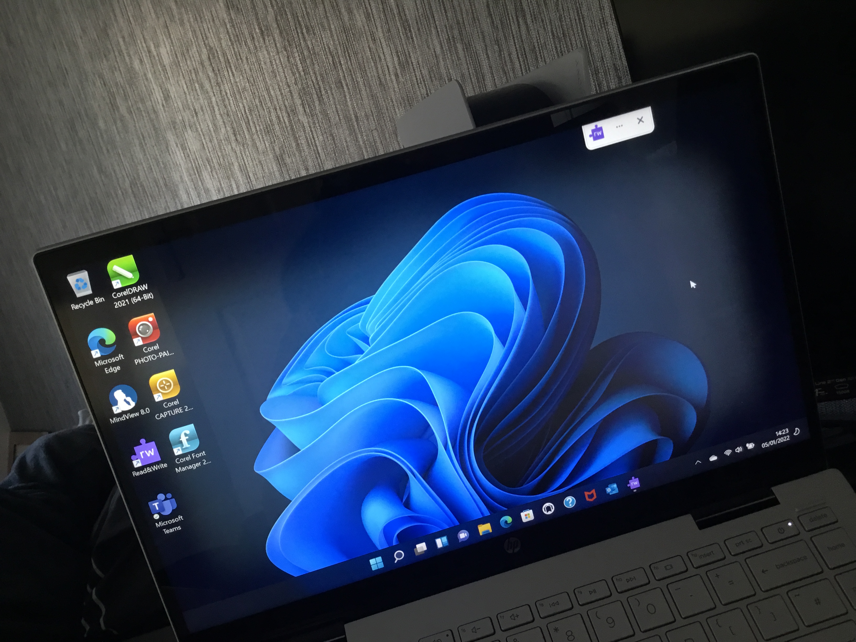 Display and colours faded windows 11 - HP Support Community - 8266900