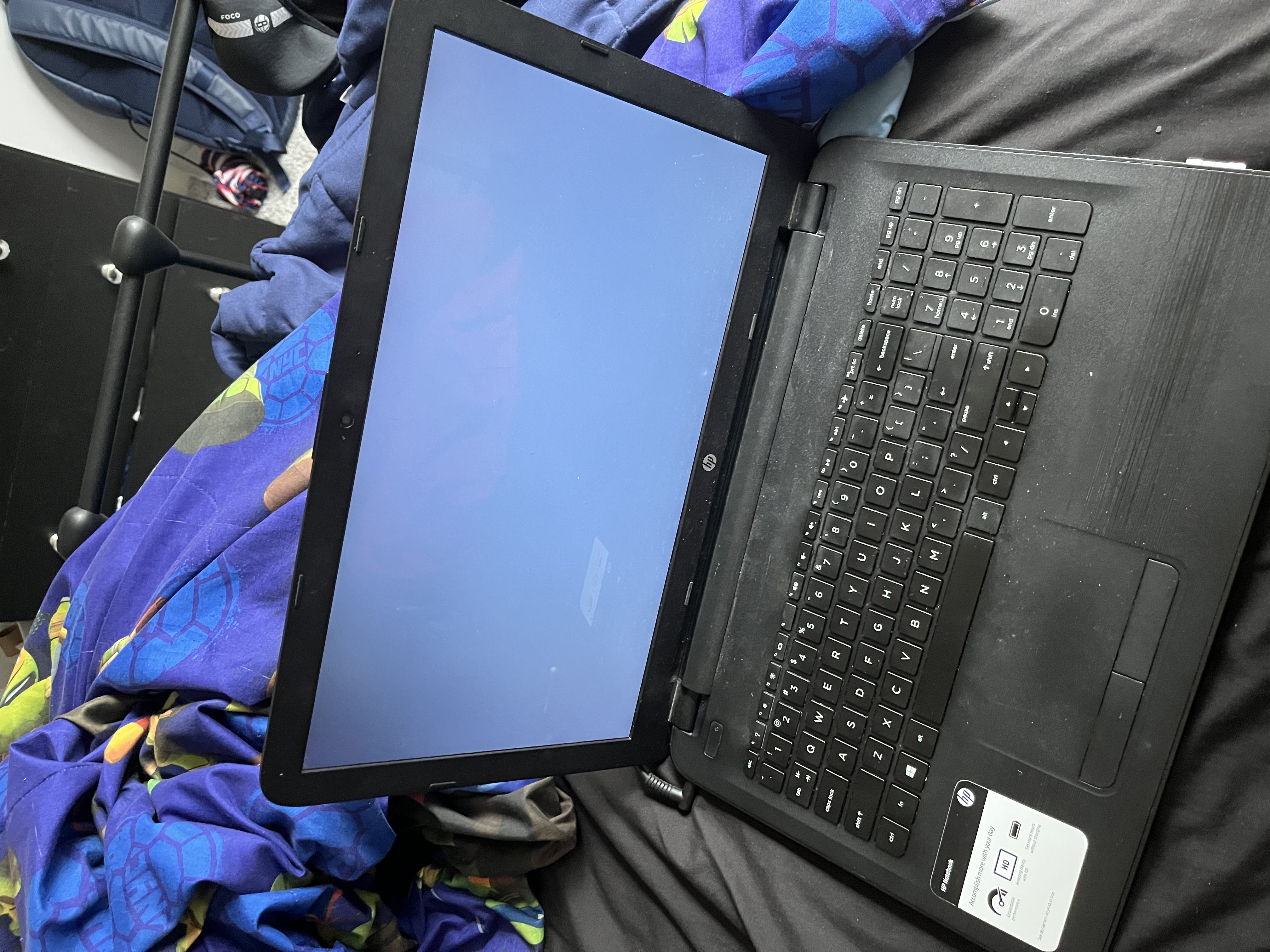 My laptop is stuck on the startup screen without the “hp” lo... - HP ...