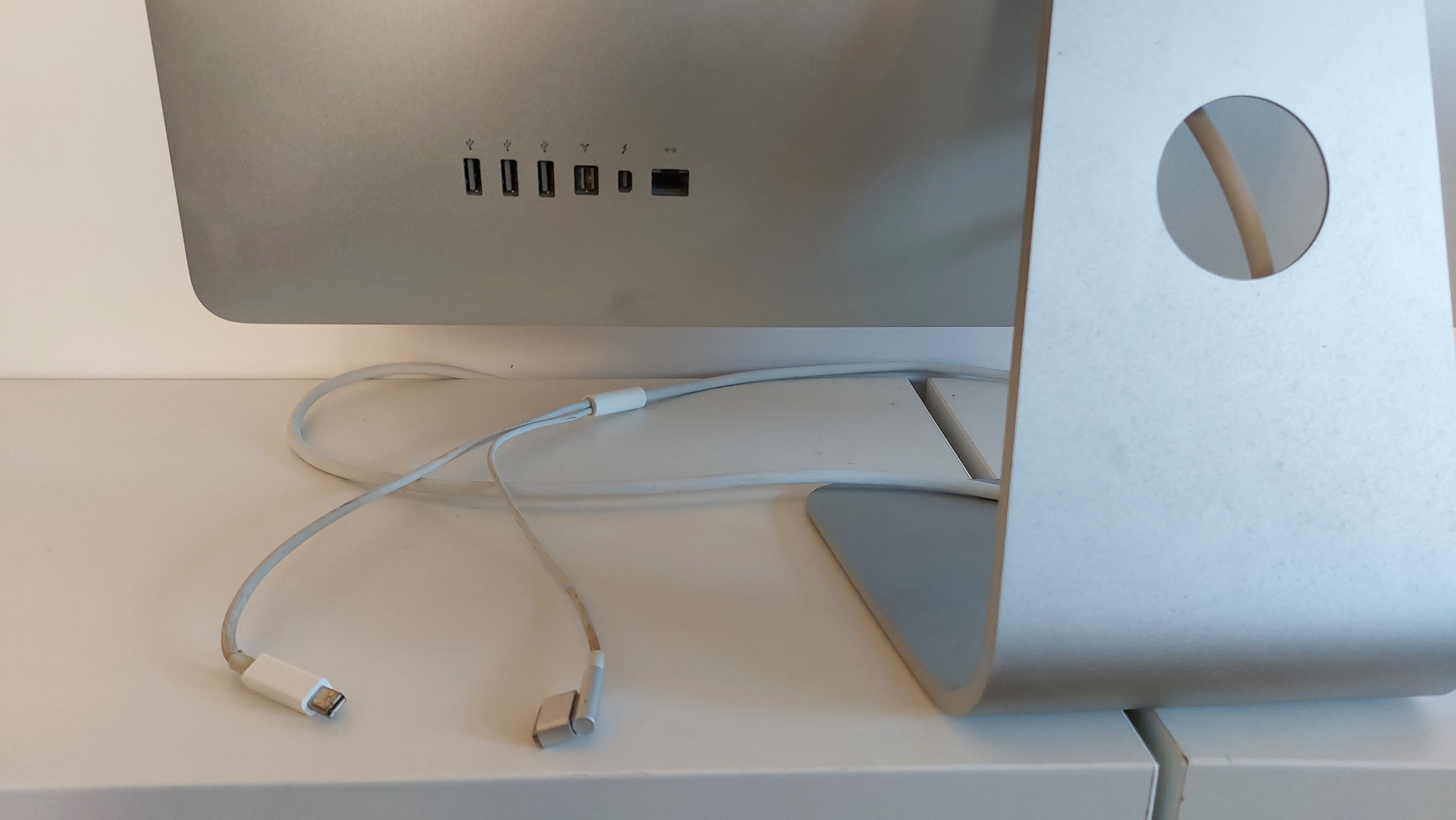 Connecting HP Spectre to Apple Monitor - HP Support Community - 8337829