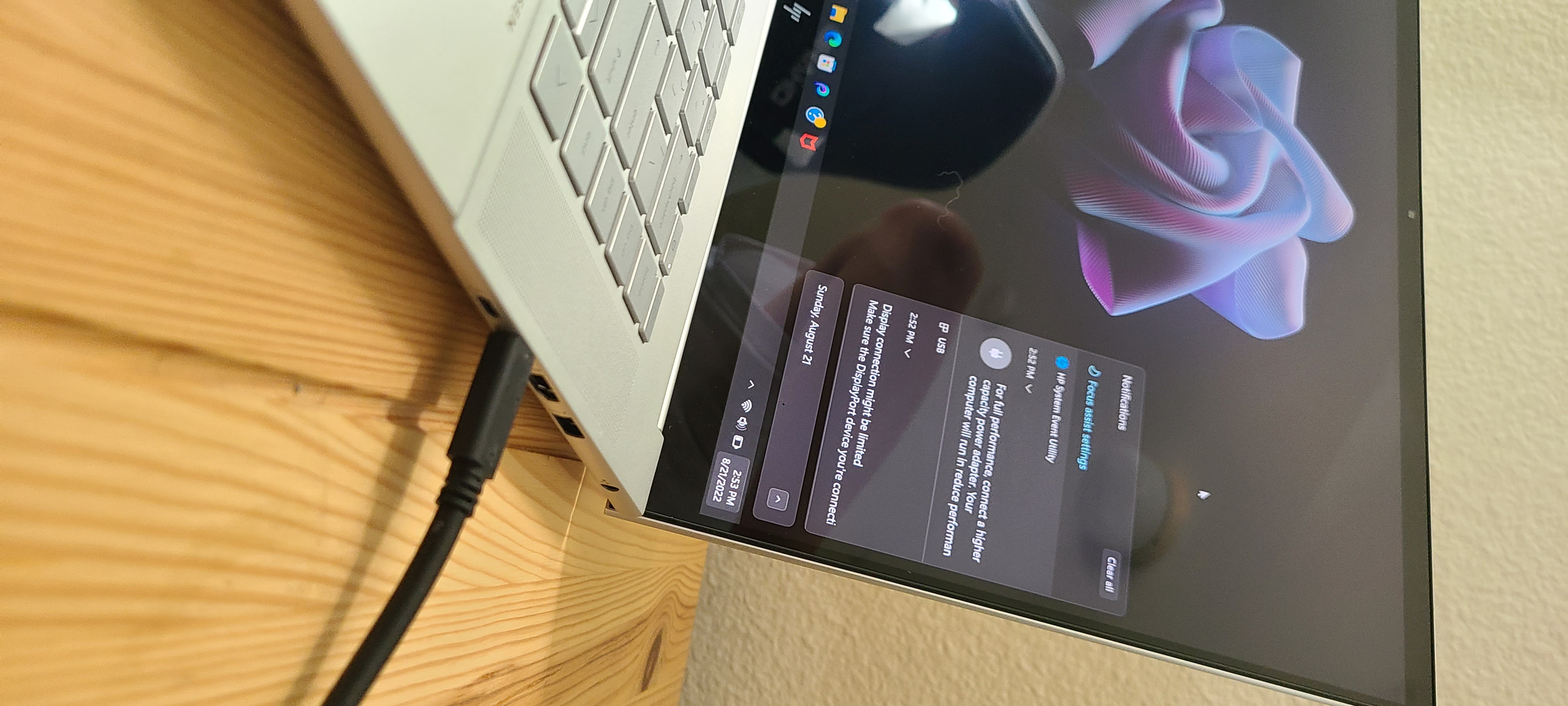 Does thunderbolt 4 port on my envy 16 support DP alt mode - HP Support ...