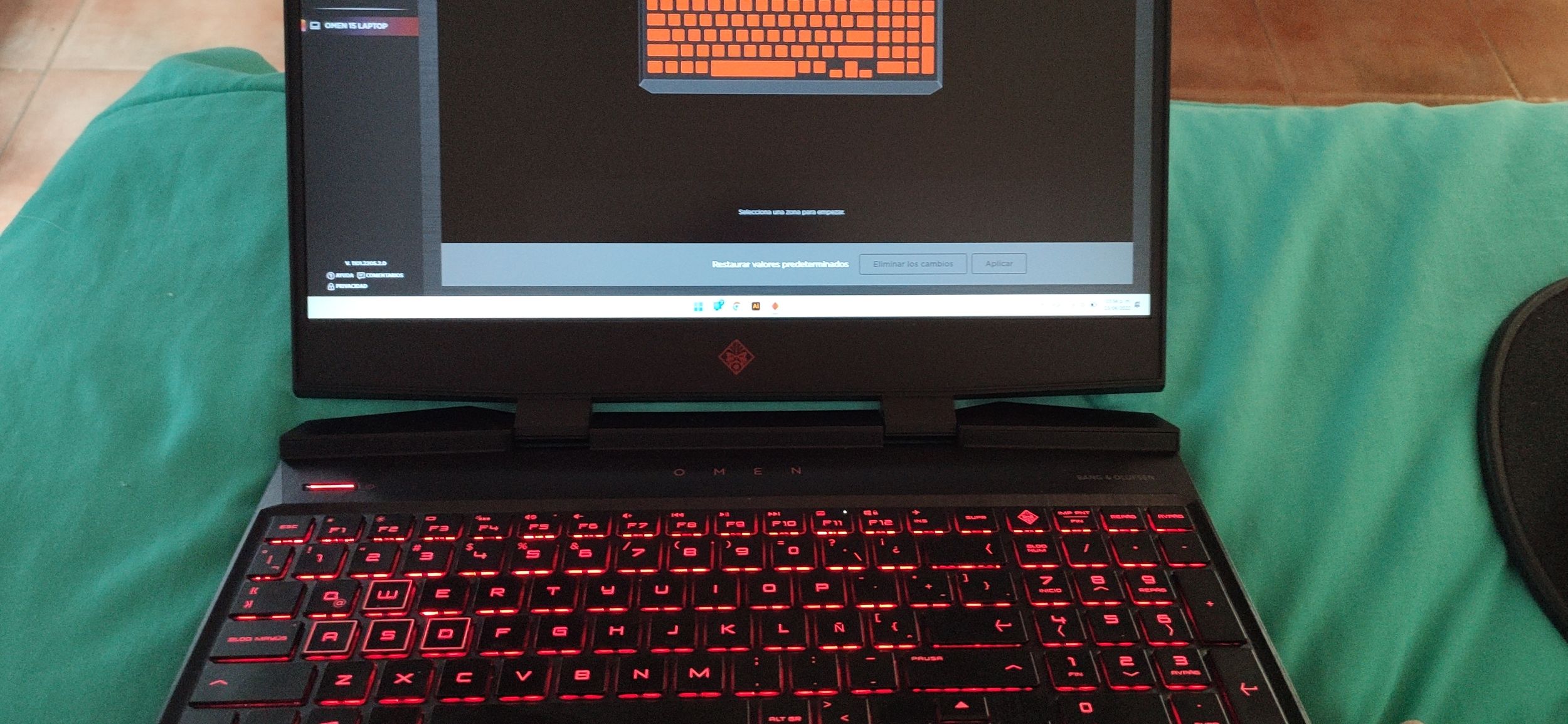 Omen 17 Wrong Keyboard Colors - HP Support Community - 8488442