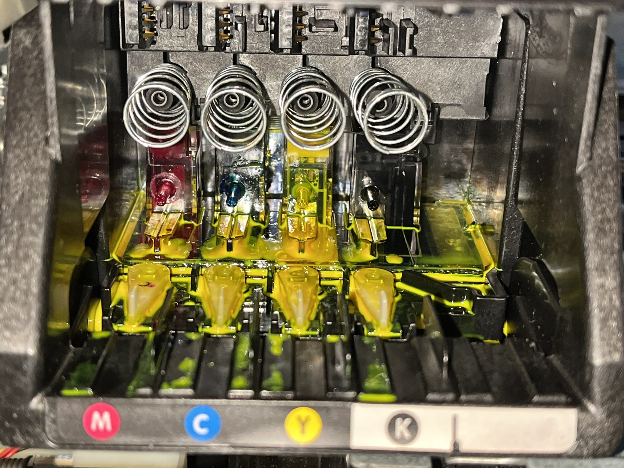 Solved: HP 951 Yellow Cartridge Leak - Need Replacement - HP Support ...