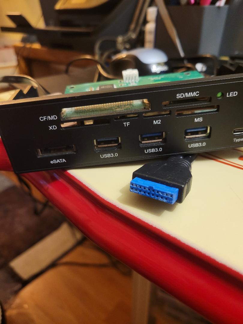 Card reader connector - HP Support Community - 8585512