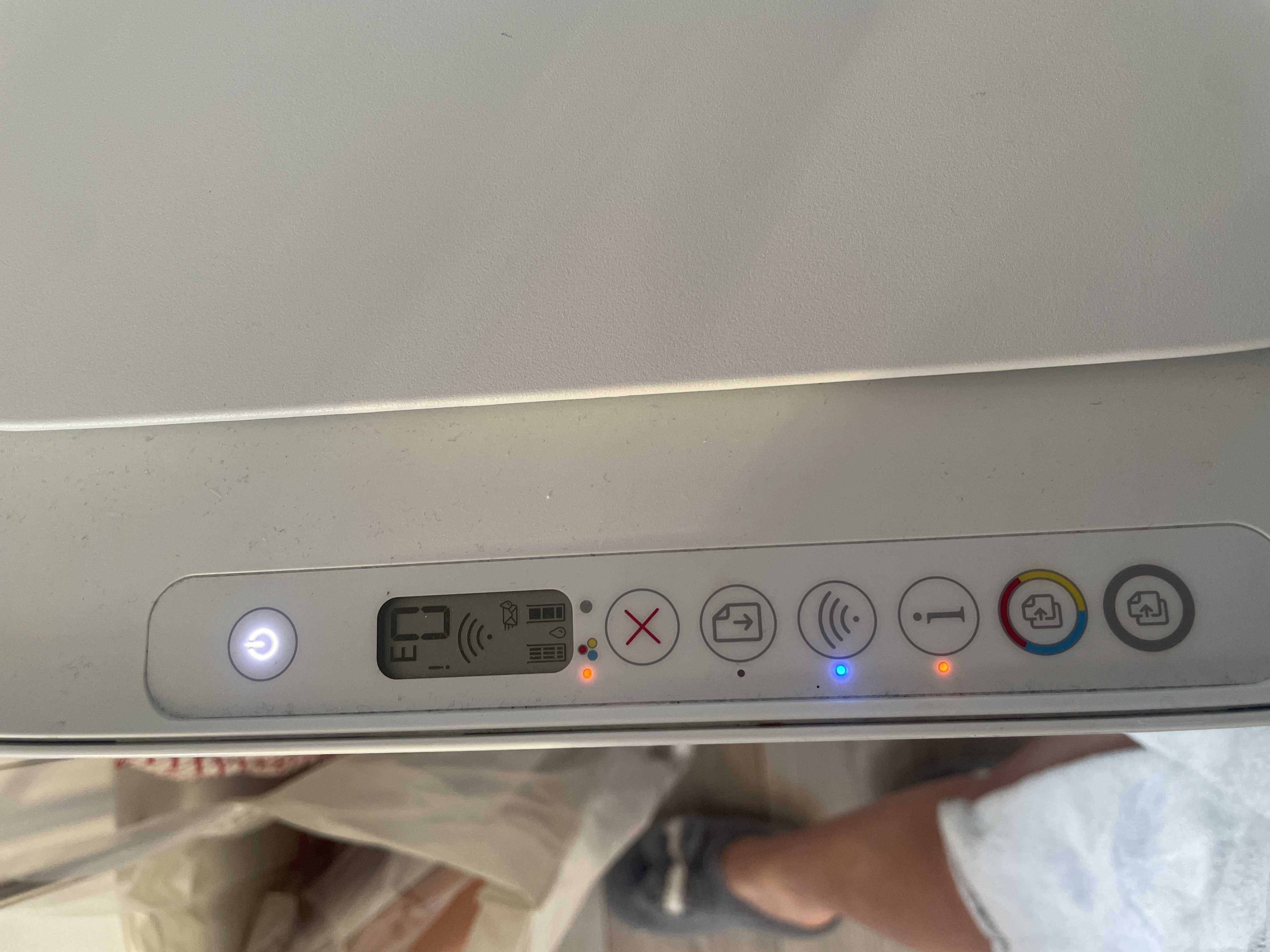 I have flashing lights on my printer display a large E the !... - HP ...