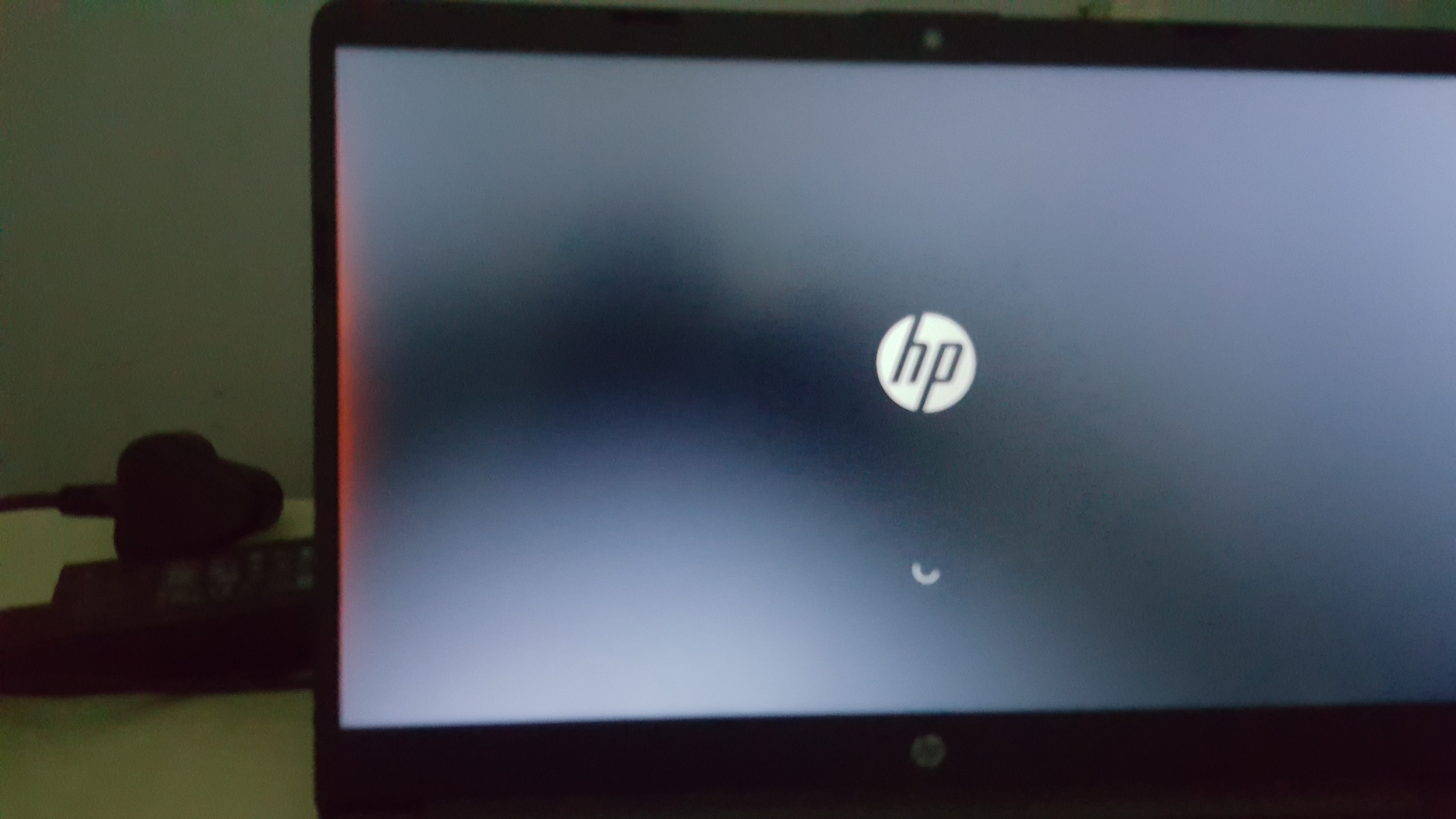 REDISH TINT on edges of Notebook SCREEN - HP Support Community - 8598504