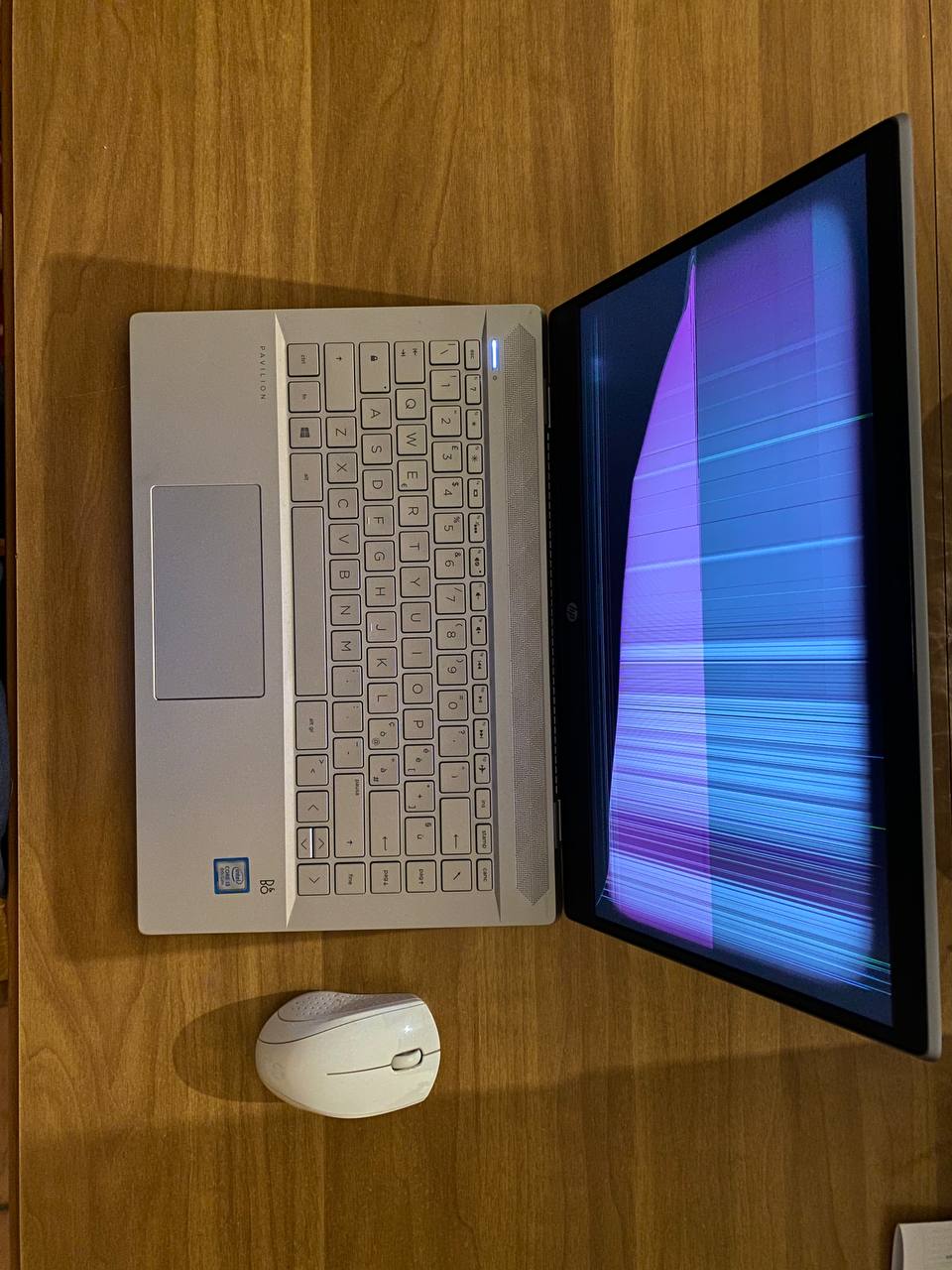 Broken screen on pavilion laptop and authorized assistance - HP Support ...