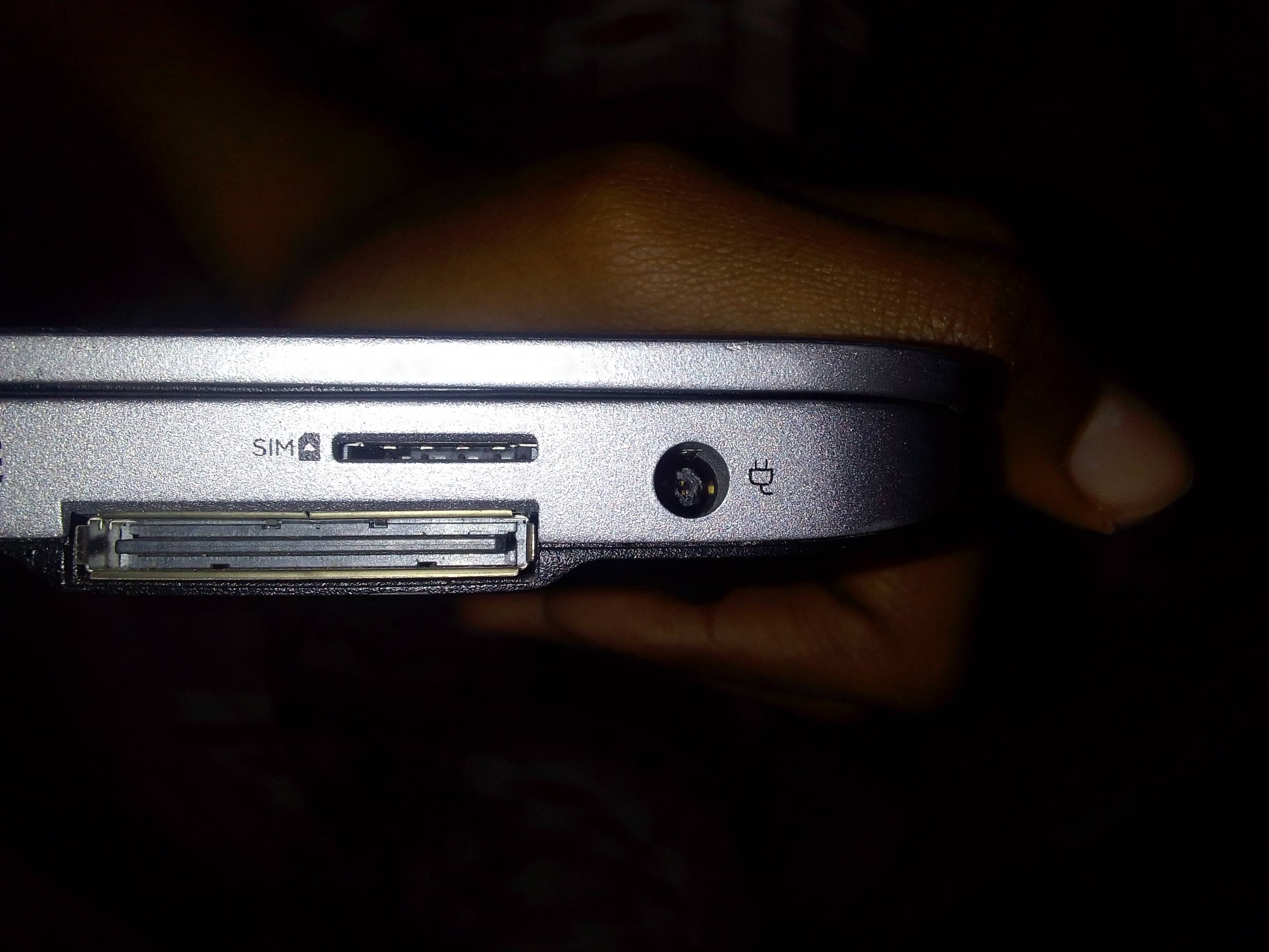 Damaged power port. - HP Support Community - 8603985