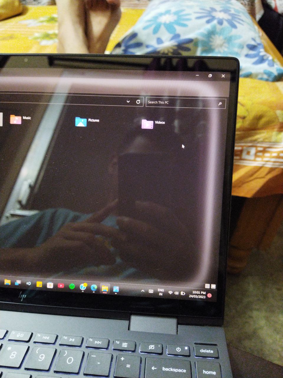 Battery Drain and Screen Bleeding - HP Support Community - 8649558