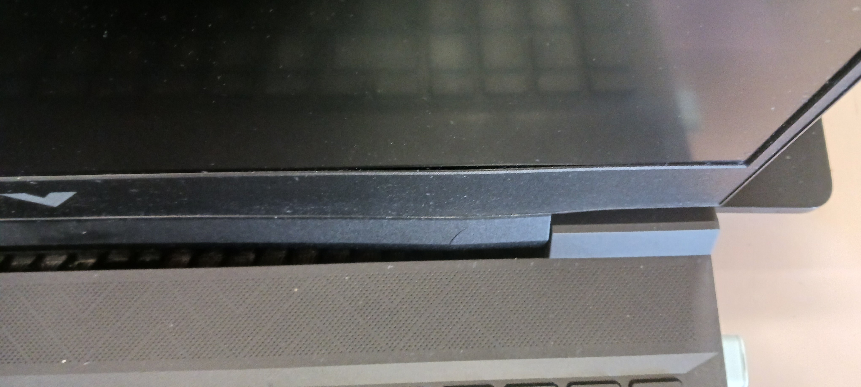 HP VICTUS 16.1 HINGE ISSUE - HP Support Community - 8650946