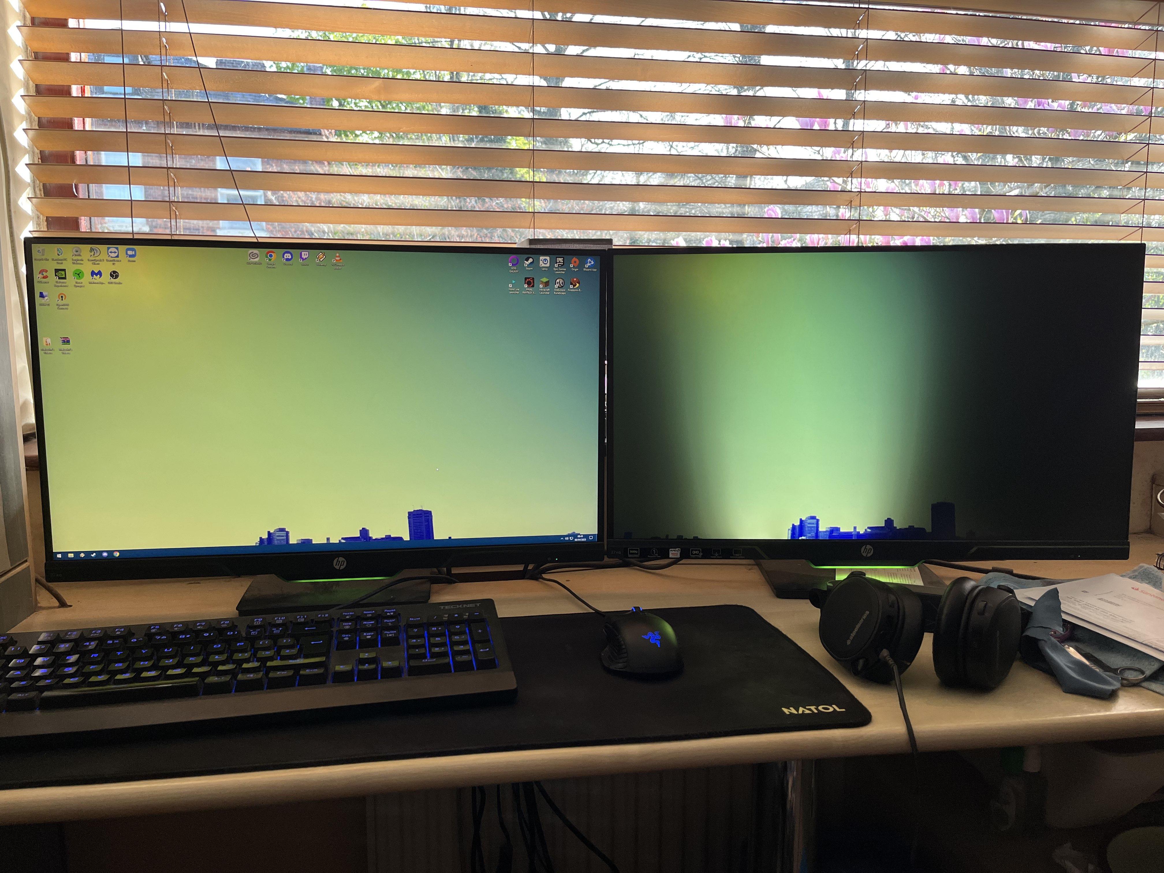27xq Monitor - Screen Backlights not working? - HP Support Community ...